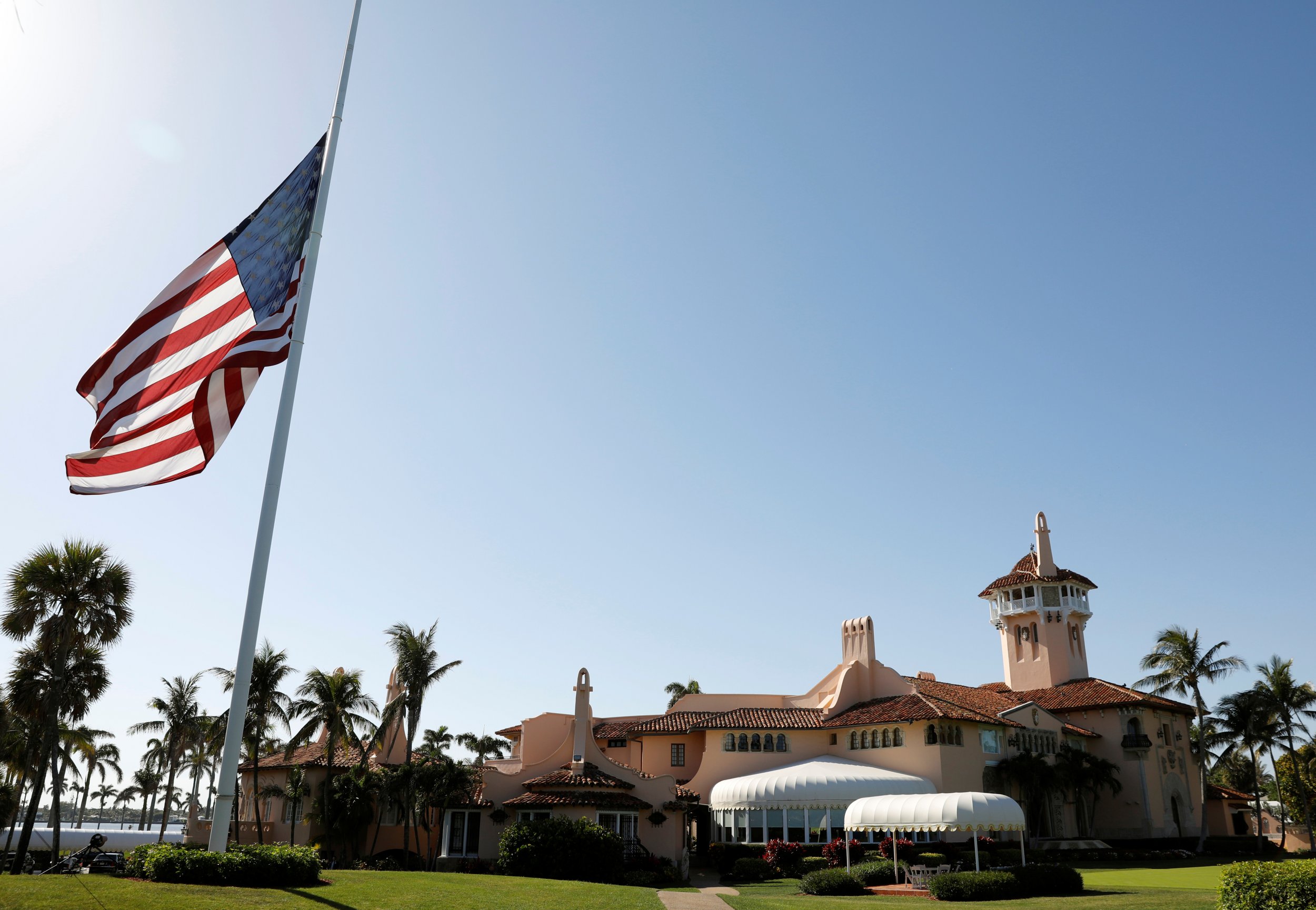 Donald Trump's Mar-a-Lago Golf Club Wants 40 More Foreign Workers Under ...