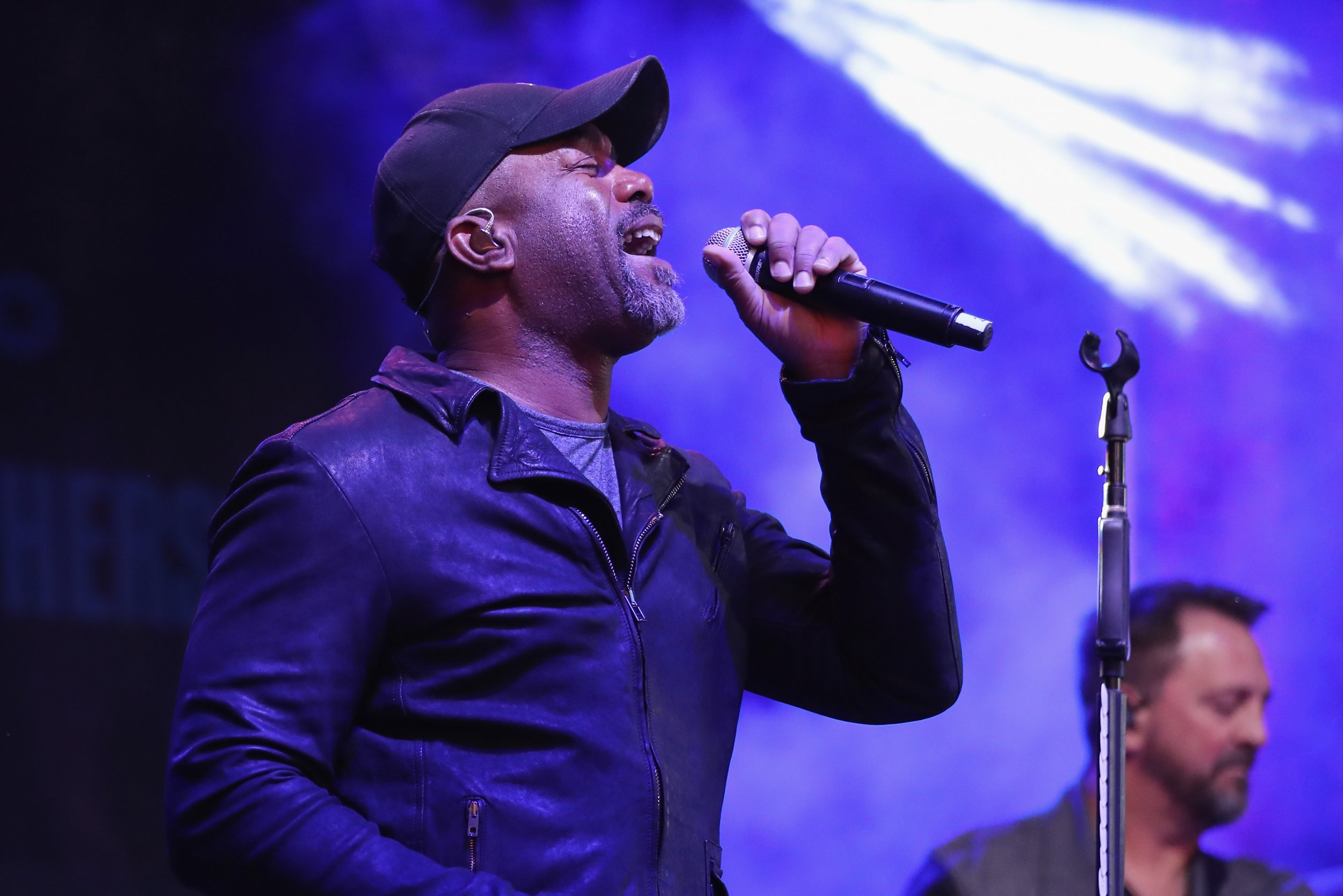 Video: Darius Rucker Sings 'Amazing Grace' in Moving Tribute to Victims ...