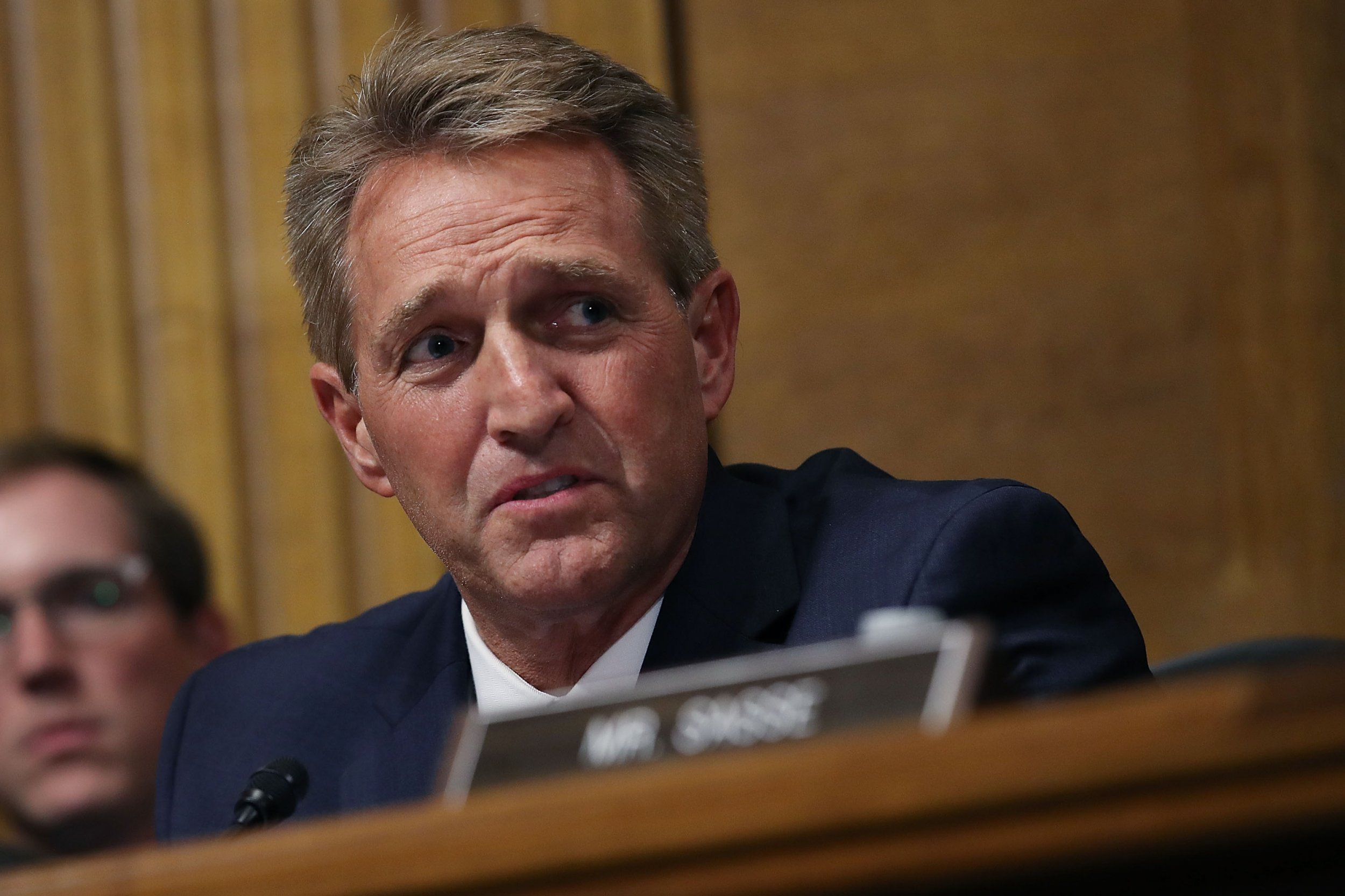 Video Jeff Flake Confronted By Sexual Assault Survivor In Elevator