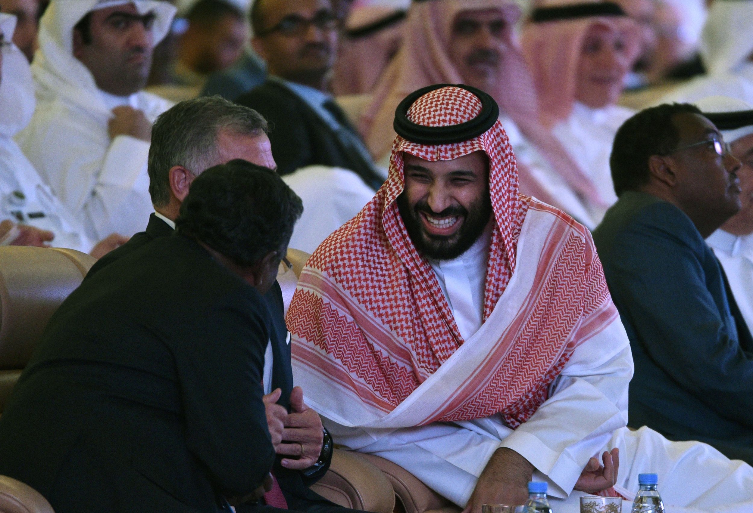 Saudi Crown Prince Surrounded by Smiles and Selfies Amid Accusations He ...