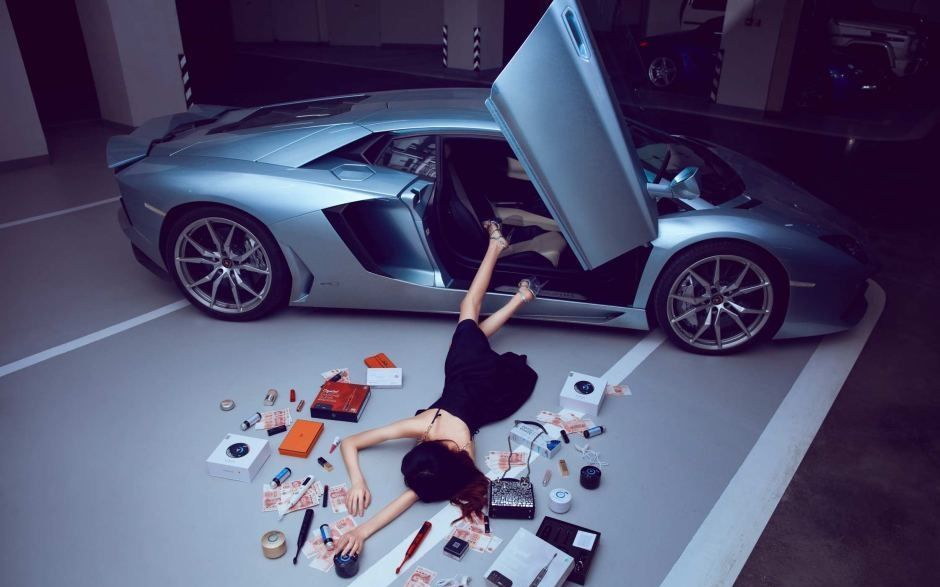 What Is the 'Flaunt Your Wealth Challenge?' Pictures of People Falling ...