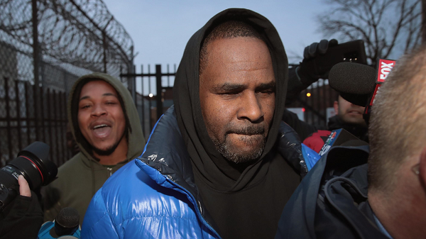 Who Is Valencia Love? R. Kelly $100,000 Bond Paid by Singer's 'Good ...