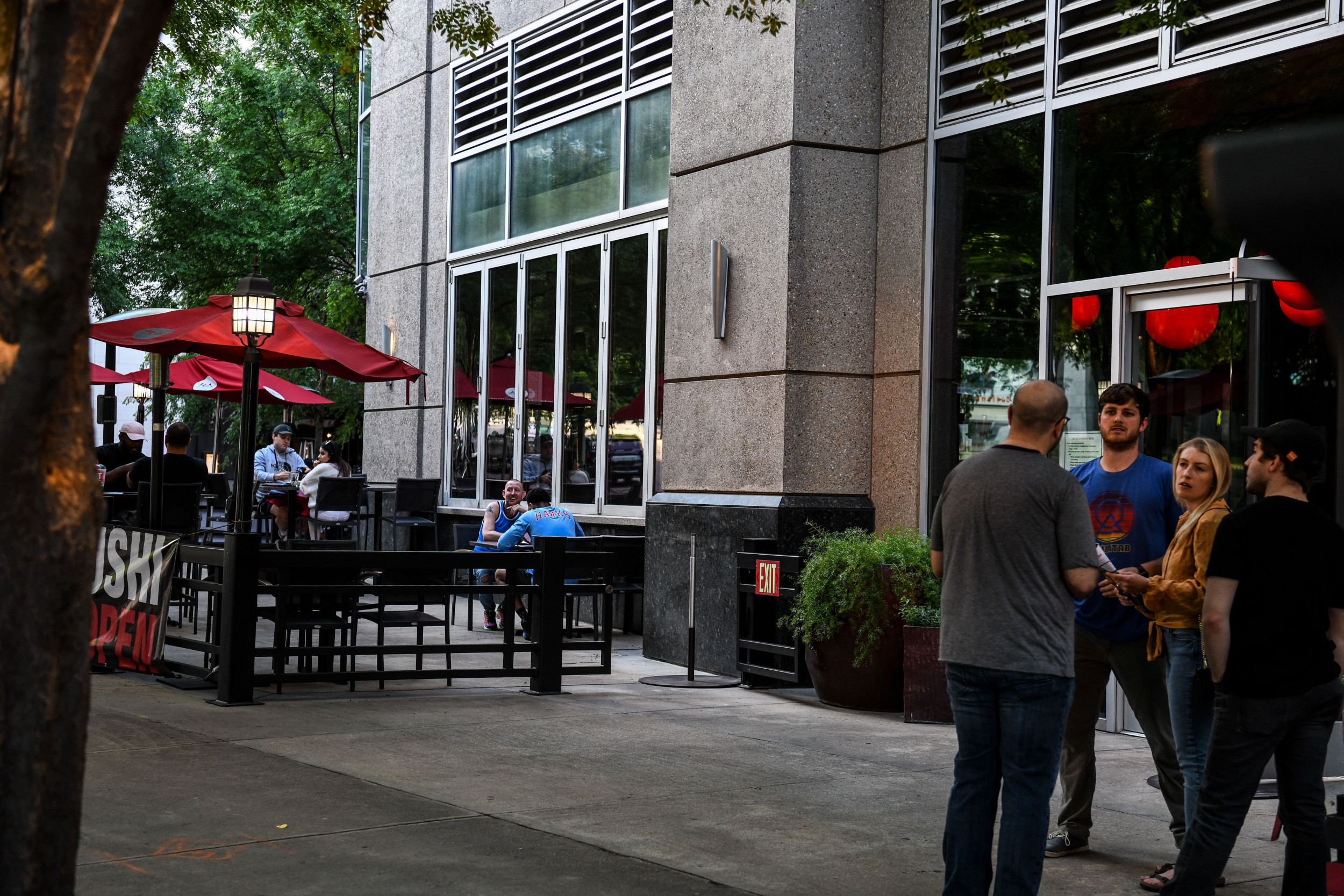 Georgia's Restaurants Will Stay Open Despite Atlanta Mayor's Rollback ...