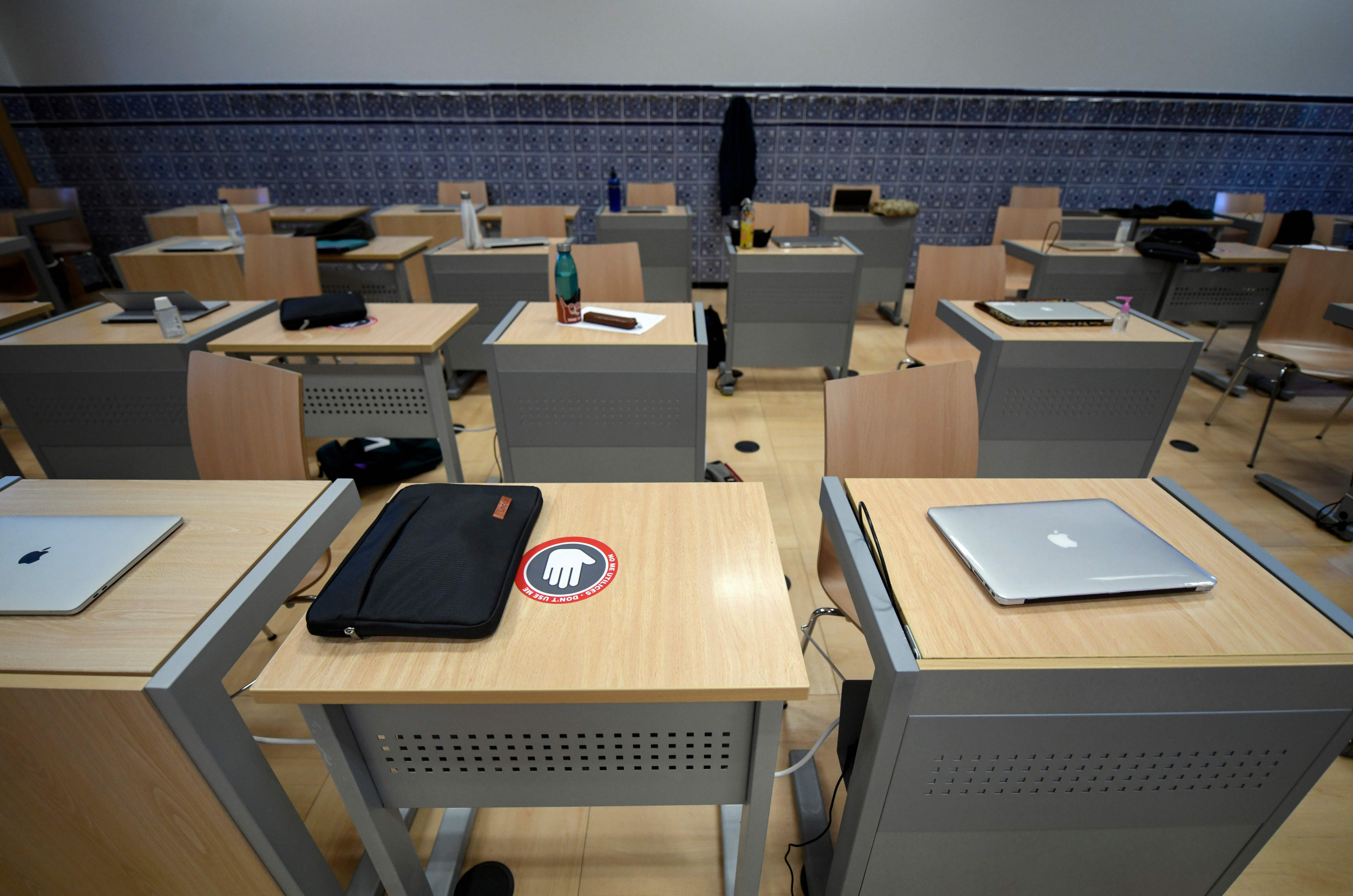 Try Not to Laugh at What Happened When This 2nd Grade Zoom Teacher's ...