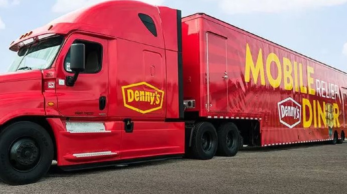 Denny's Mobile Diner Deployed to Feed Residents Without Power in ...