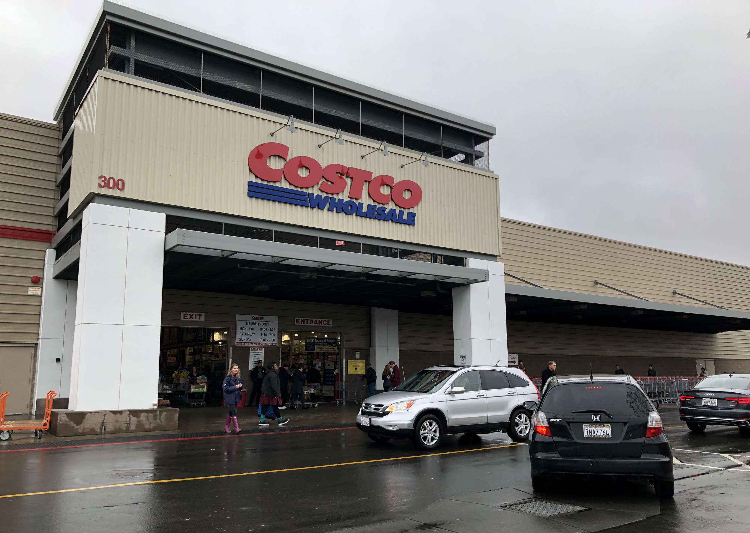 70K Costco Shower Benches Recalled After Reports Of Collapse Injury 70K Costco Shower Benches Recalled After Reports Of Collapse Injury