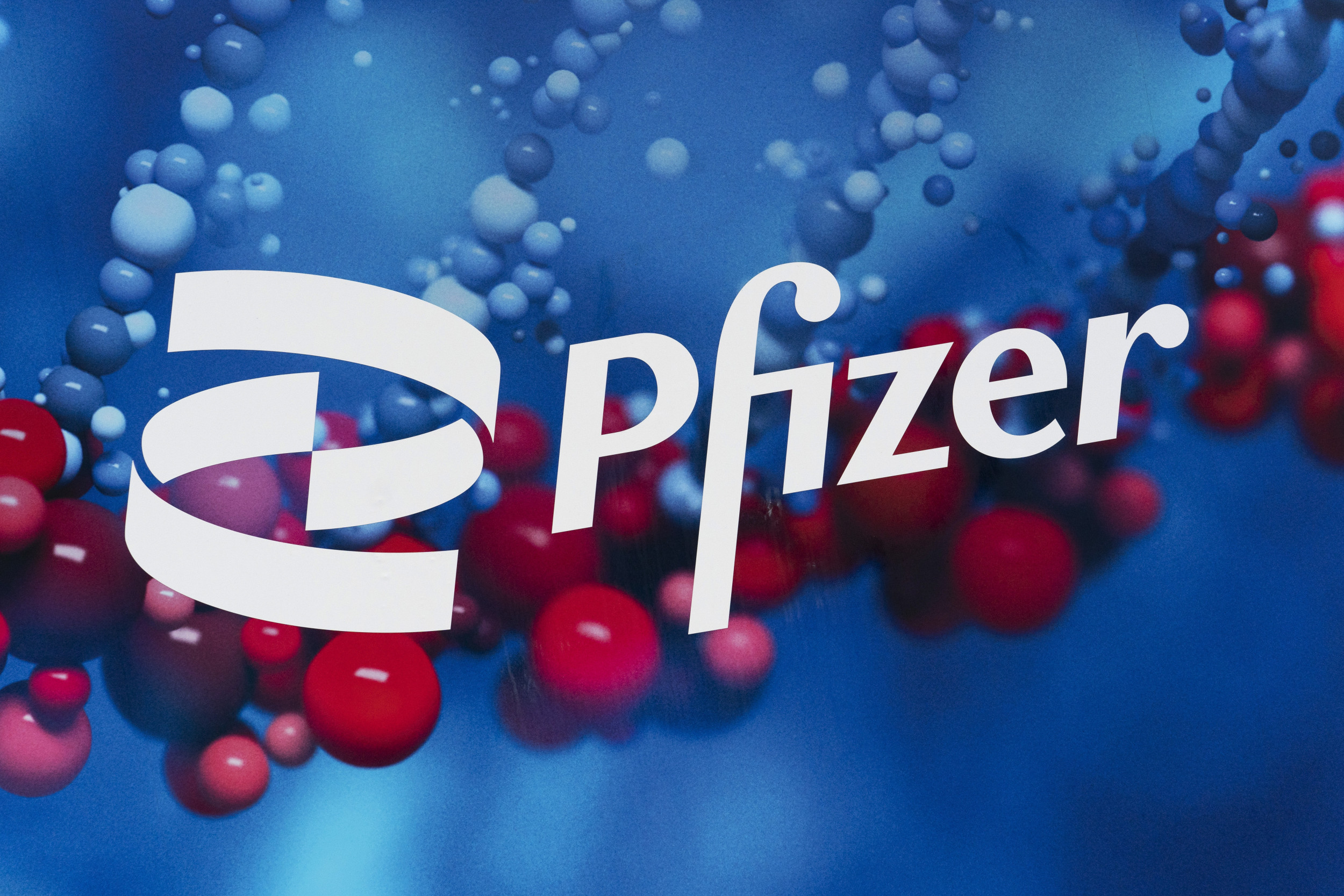 Pfizer Agrees to Allow Generic Drug Companies to Make COVID-19 Pill ...