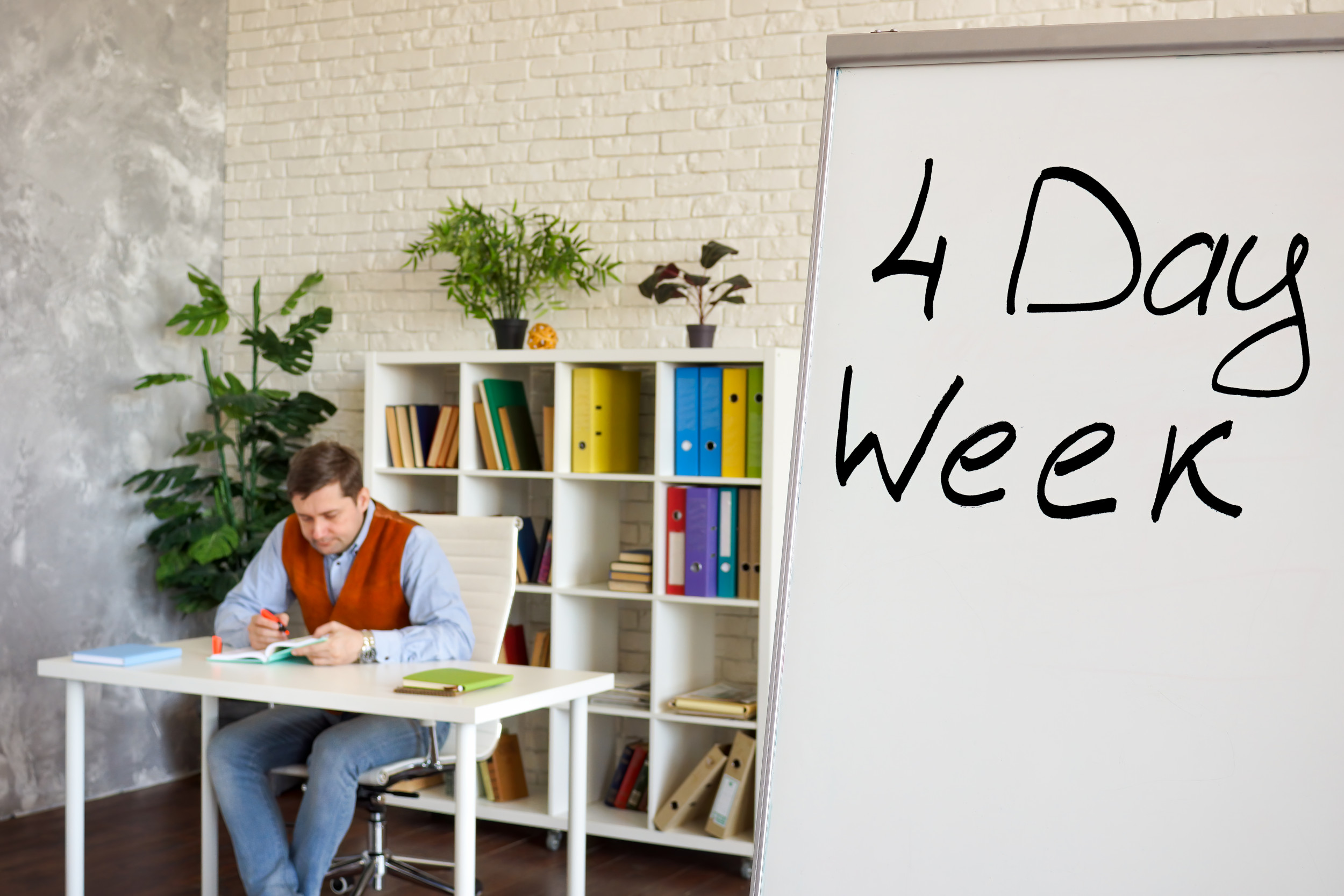 'My Company is Offering a 4 Day Week For the Same Pay' - Newsweek