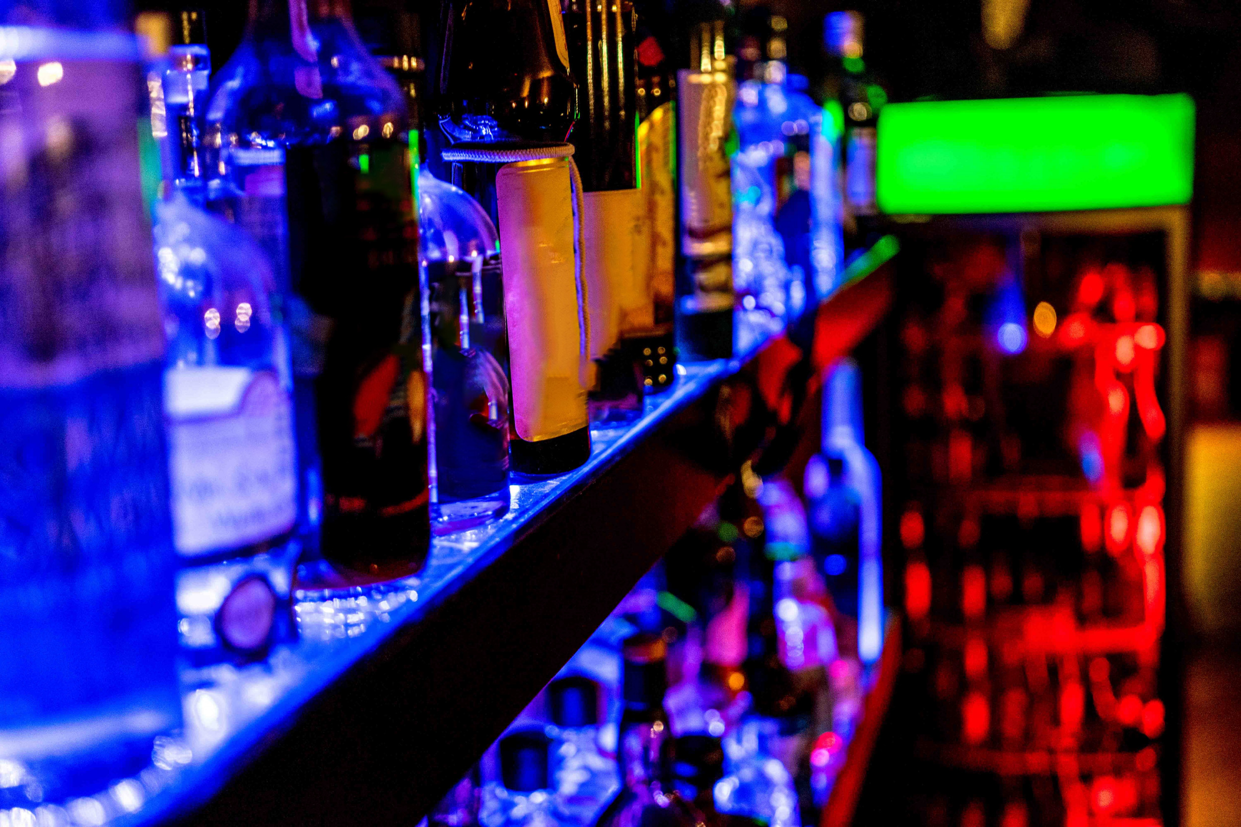 Drunk Woman Falls Asleep In Bar Toilet Wakes Up To Find Herself Locked