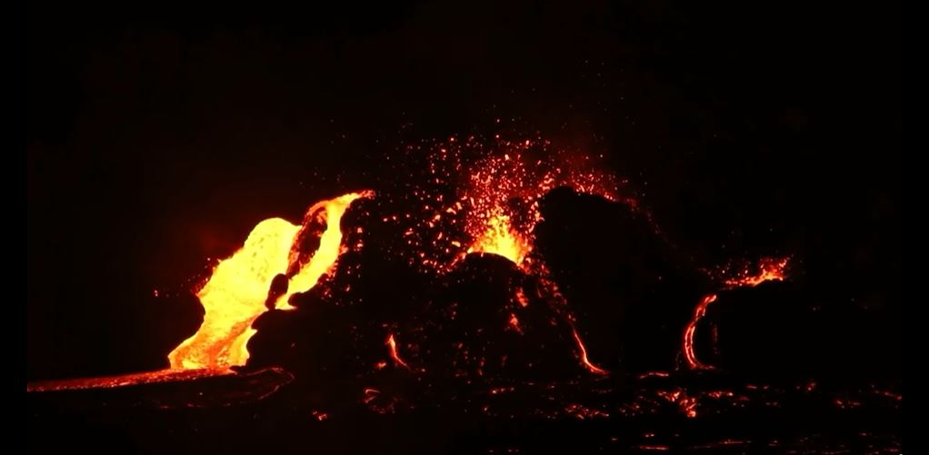 Watch River of Lava Pour From Kīlauea Volcano in Incredible Video ...
