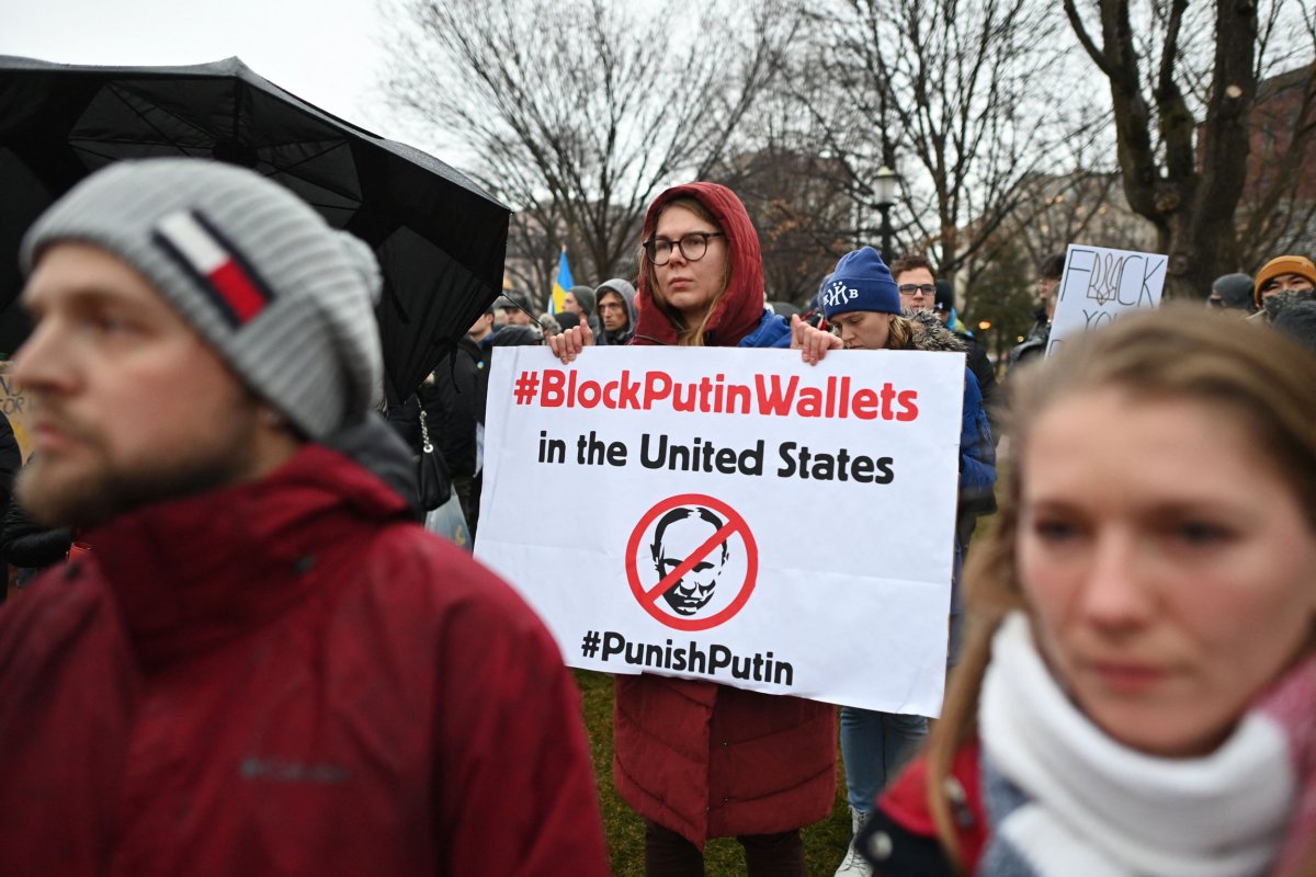Russian Oligarchs Attempting To Evade Sanctions Evidence Shows Doj