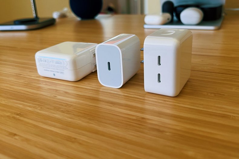 Comparing Apples New 35w Dual Usb C Port Compact Power Adapter