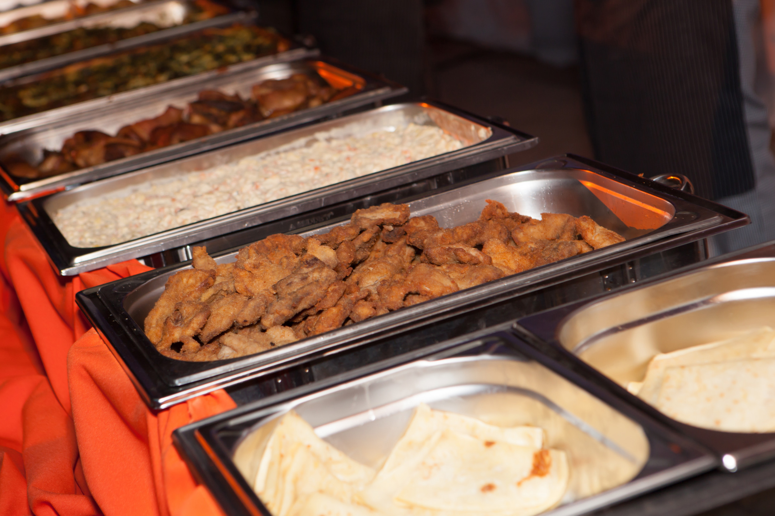 Bride's Plan to Eat Roast Chicken but Serve Guests Finger Food Named ...