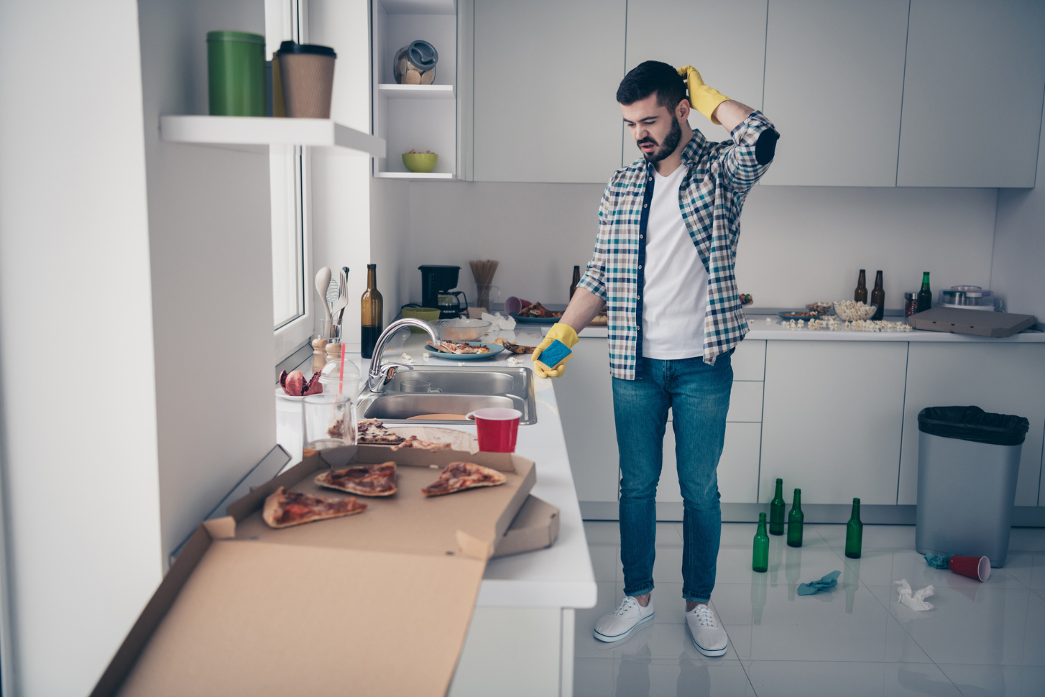 Woman Stops Tidying Up After Boyfriend and Shares Result: 'Small ...