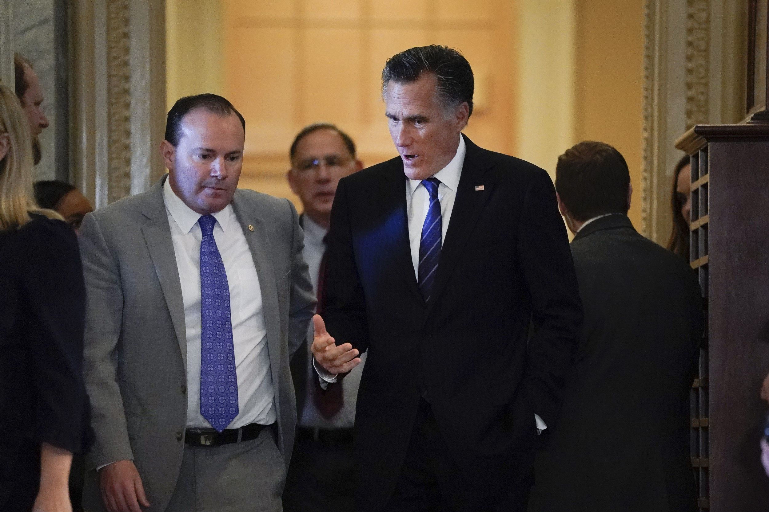 Mike Lee Asks Mitt Romney for Help as Trump Candidate Could Lose Utah ...
