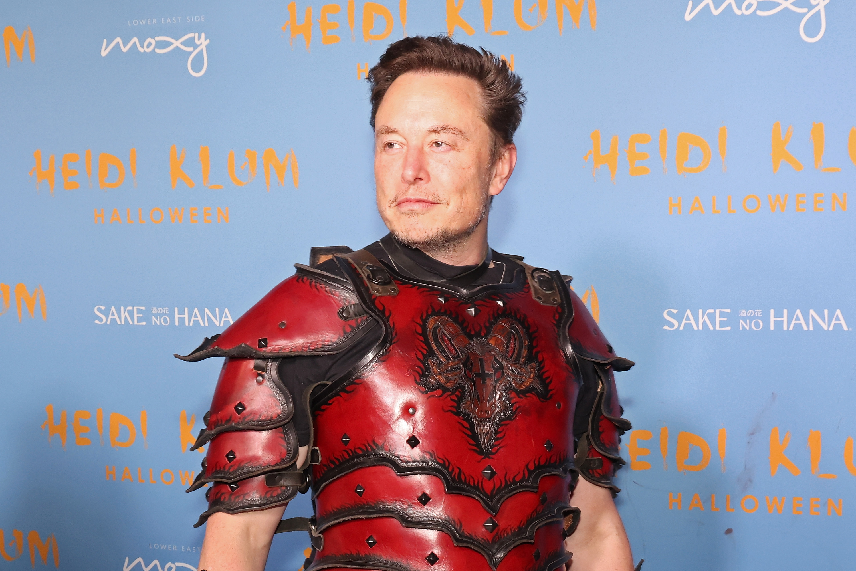 Elon Musks Blaue H kchen Auf Twitter F r Den 8 Dollar Plan L sen Eine