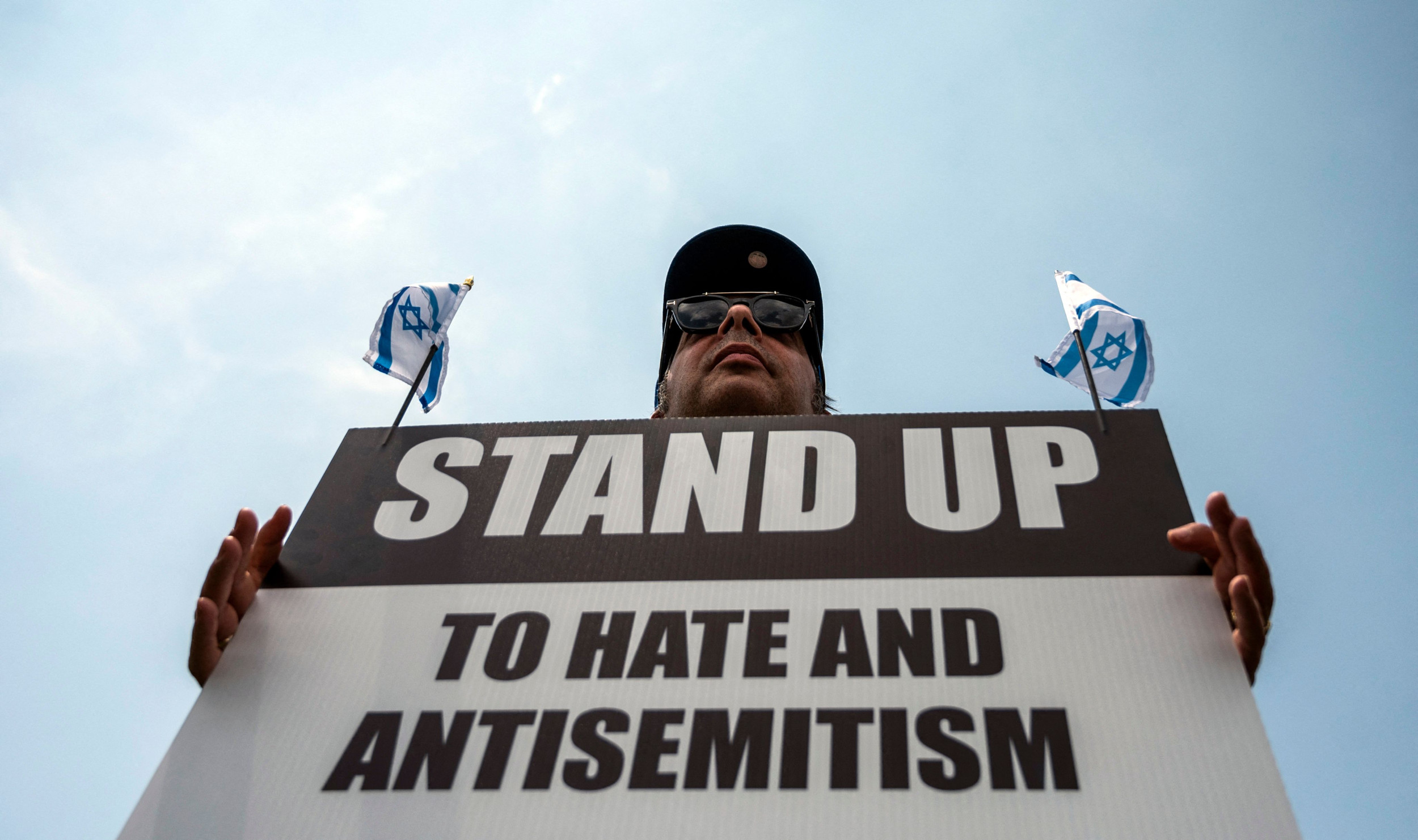 Police Powerless to Stop Antisemitic Kanye Messages Despite Fury - Newsweek