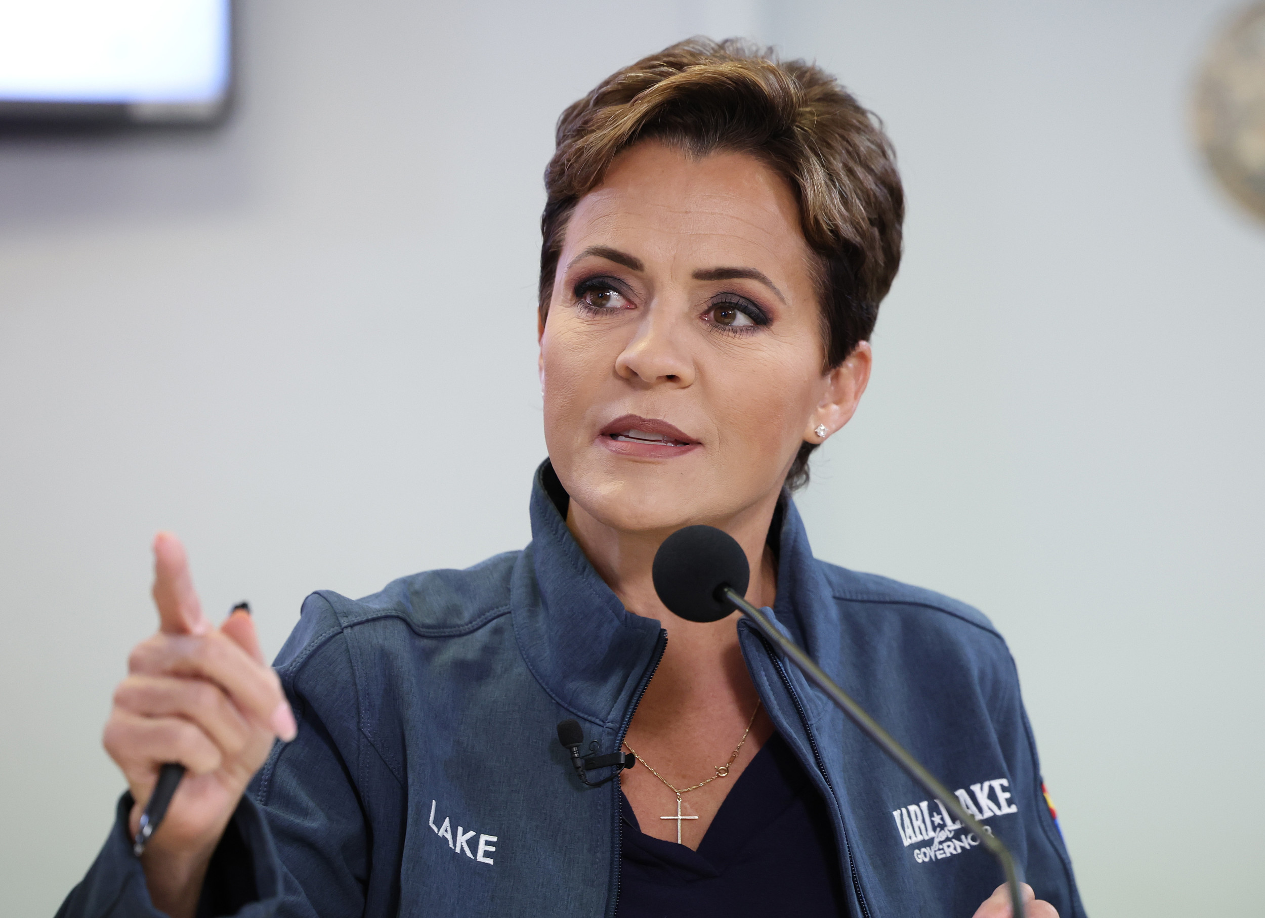 Kari Lake Calls Out 'Loser' Heckler Online, Doubles Down on Debate Call ...