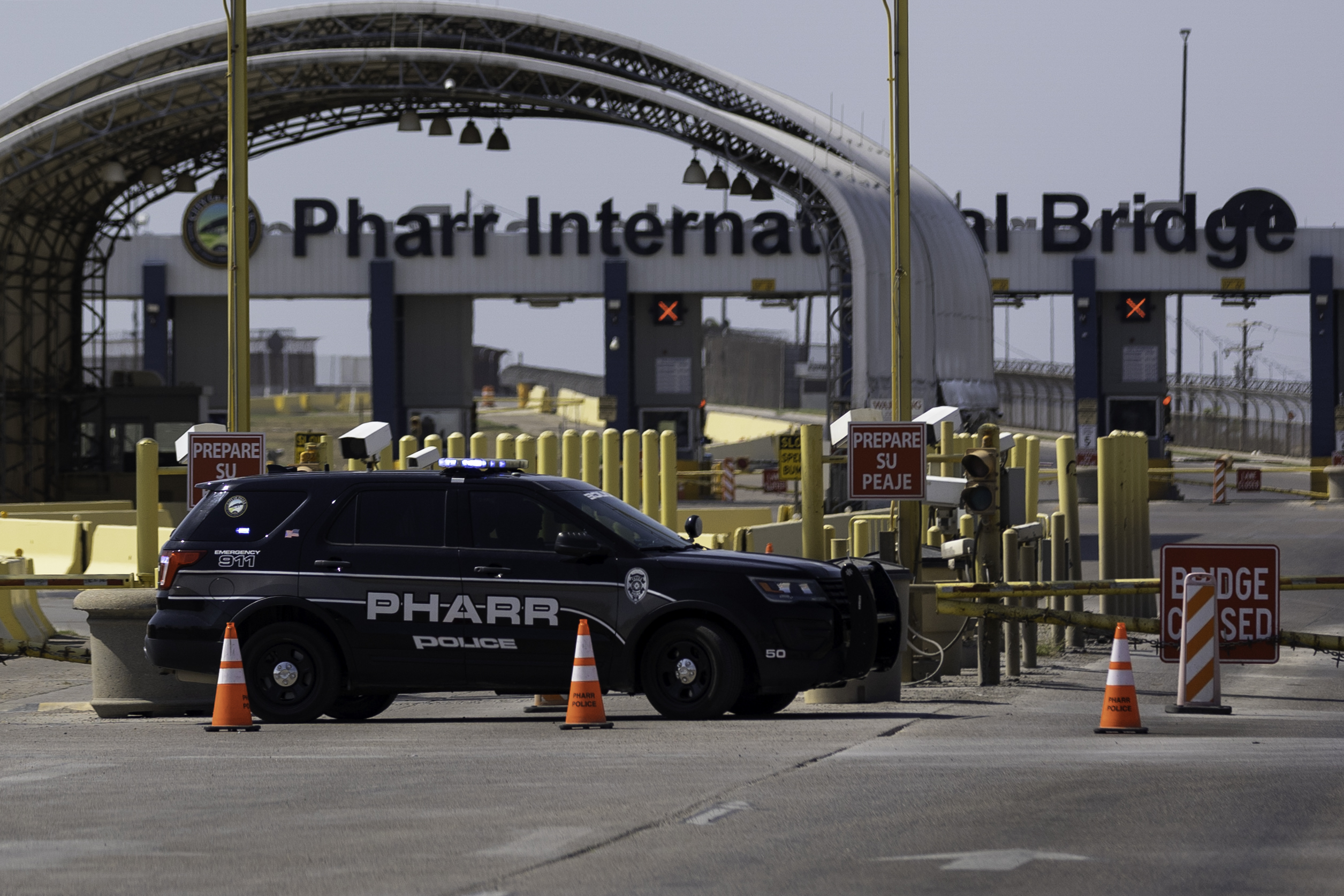 Shootout on U.S.-Mexico Border as People Duck for Cover, Video Shows ...
