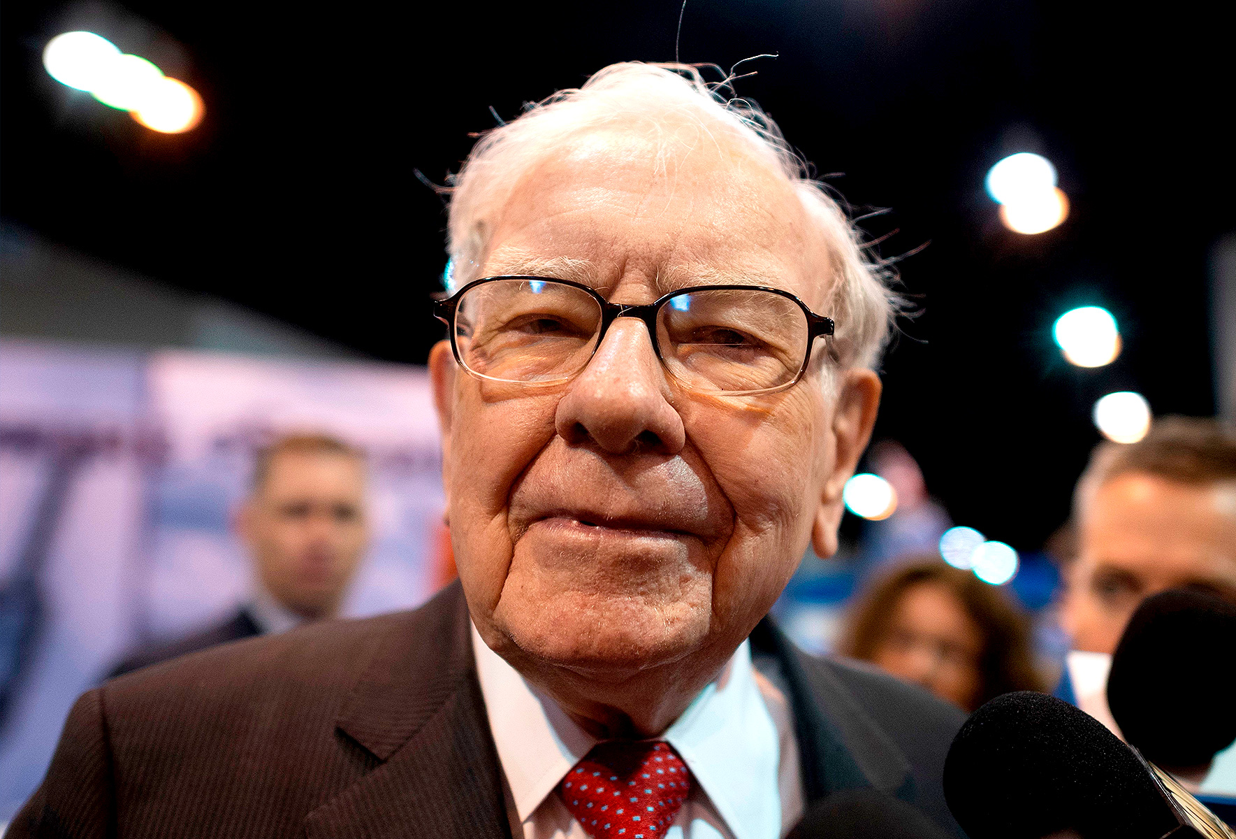 The Robots Are Betting Against Warren Buffett - Newsweek
