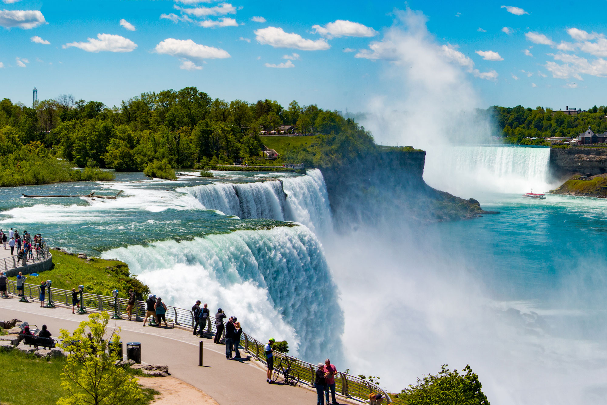Granddad Almost Has 'Heart Attack' Over Toddler's Niagara Falls Prank ...