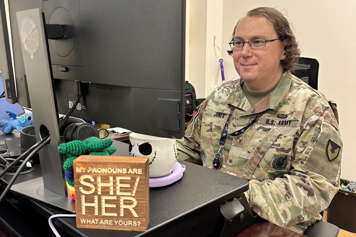 Who Is Major Rachel Jones Transgender Soldiers Story Sparks Backlash