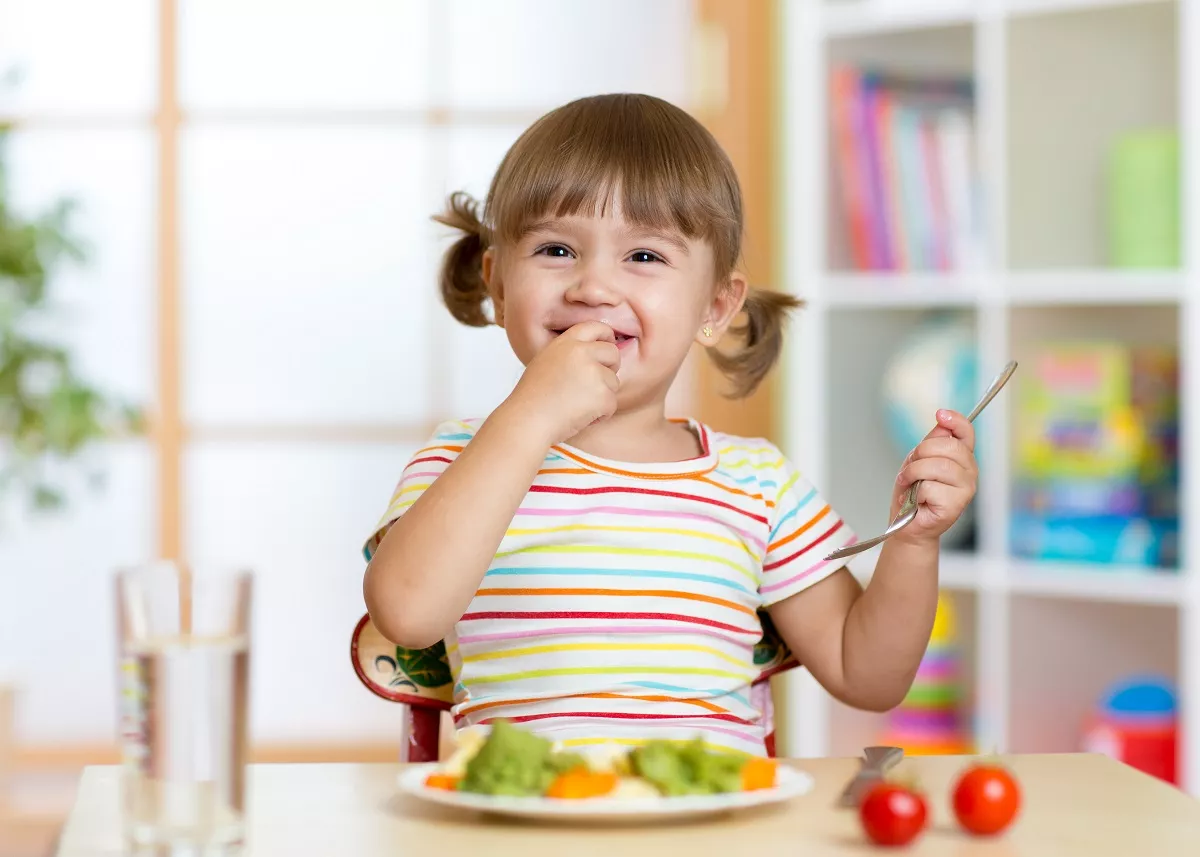 child-eating-healthily.webp