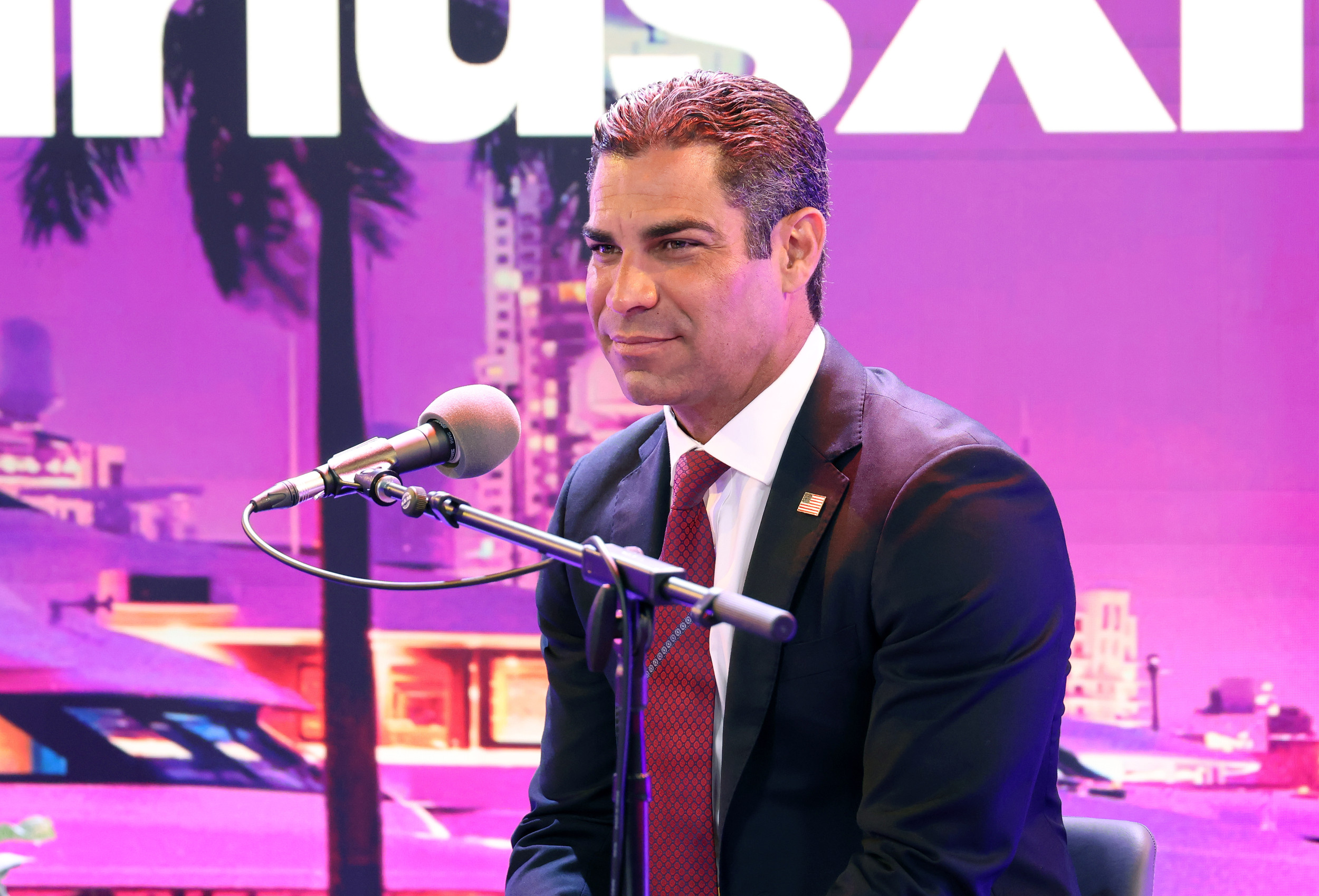 Republican 2024 Hopeful Offers 20 Gift Cards For 1 Donations