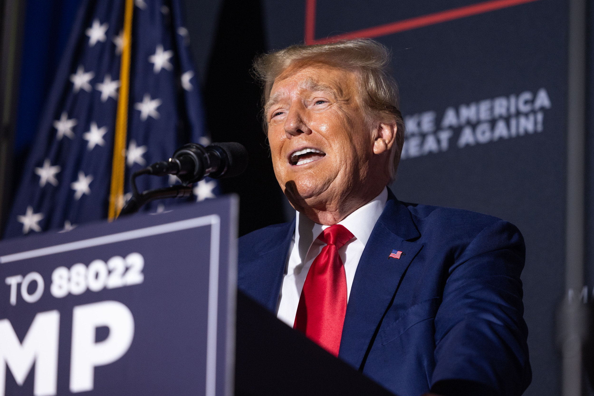 Trump May Steal the Show From Fox With Debate Distraction: Ex-Adviser ...