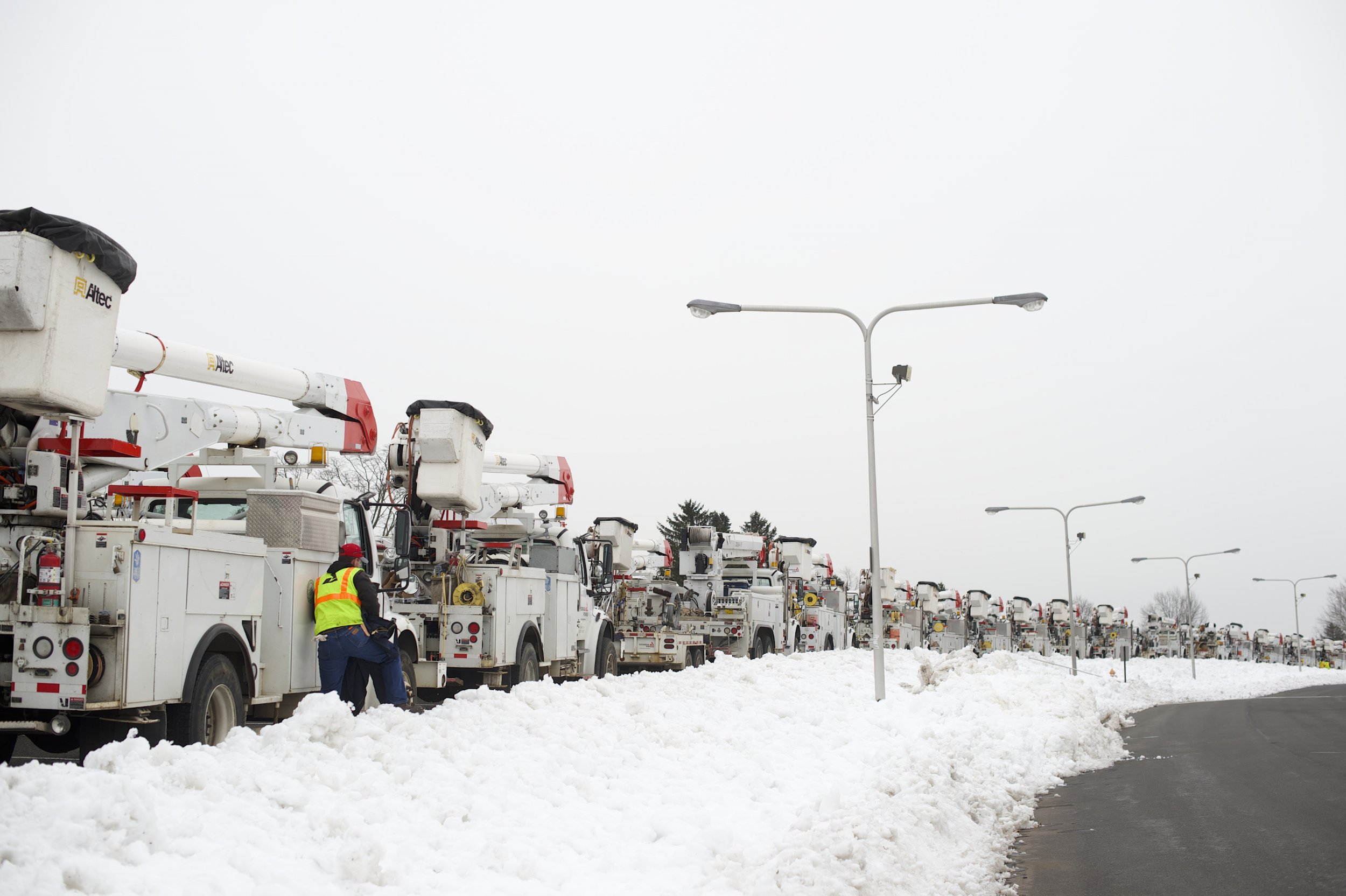 Georgia, an Unlikely Winter Wonderland, Braces for More Snow