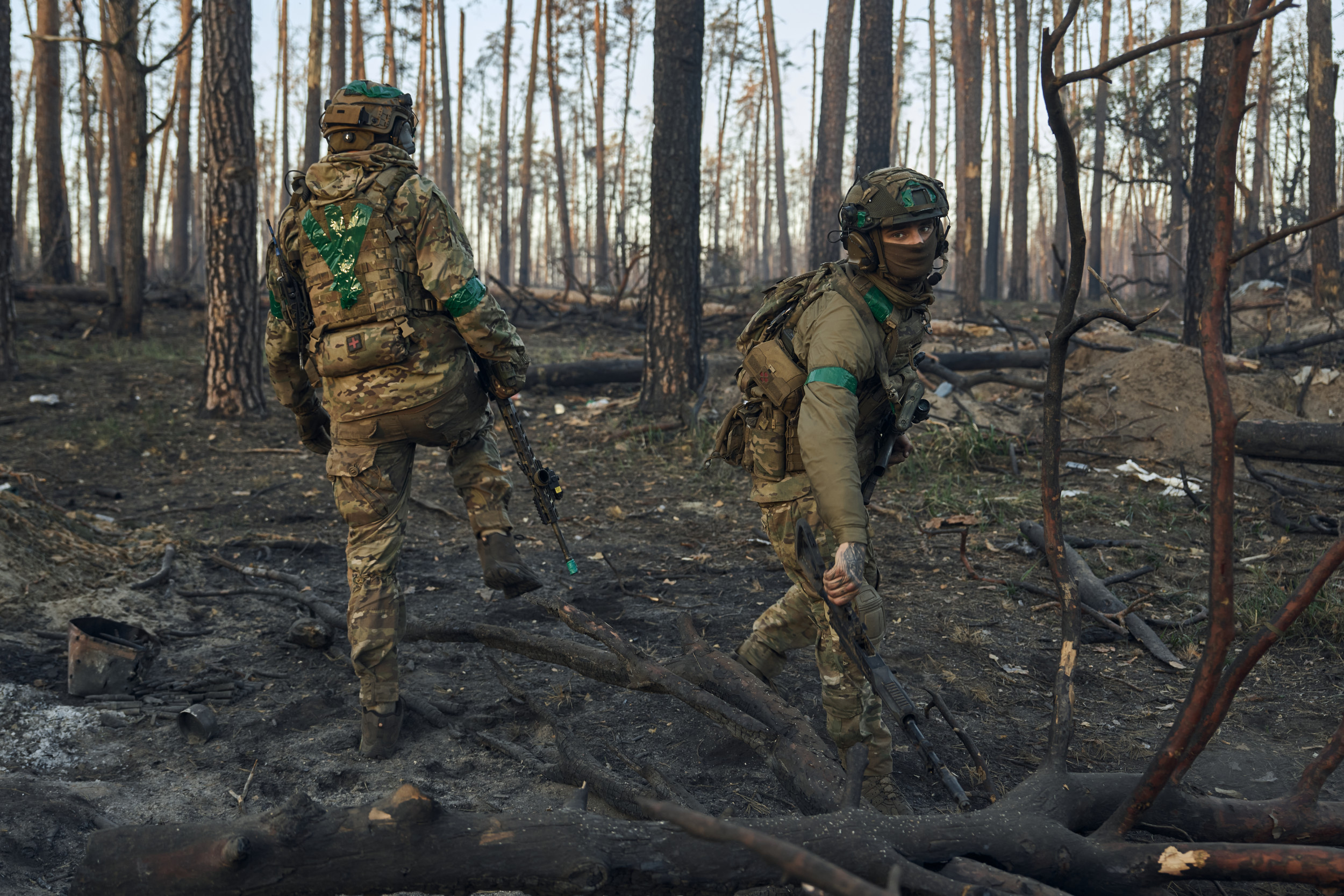 Video Shows Ukraine's 'Ghost' Snipers Hit Enemy 1700 Yards Away - Newsweek