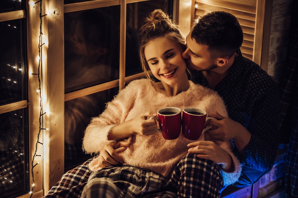 Cuffing Season Is Here—How To Avoid The Wrong Relationship This Winter ...