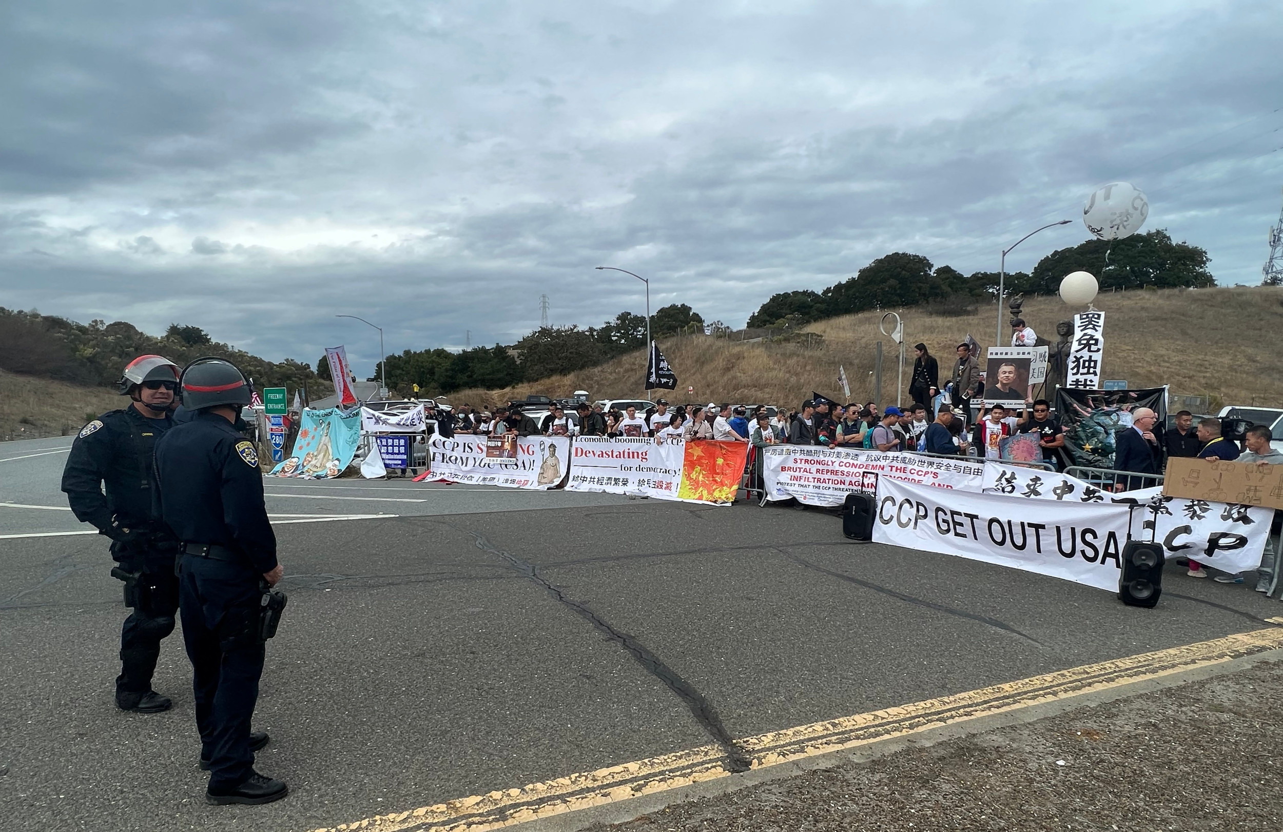 Video of Protester Struggling to Burn Chinese Flag Viewed 100k Times ...