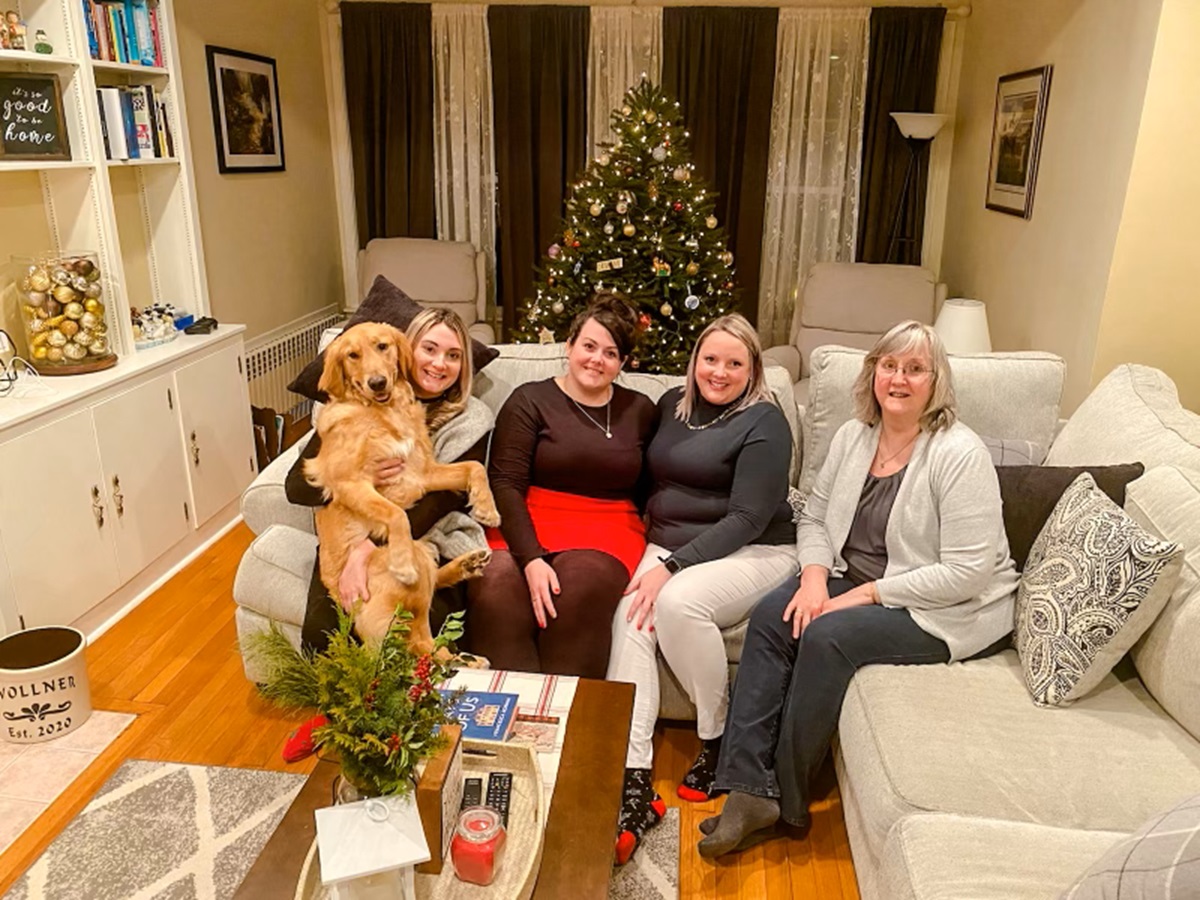 Sisters' Confessions to Dead Mom Touch 22M Hearts: 'Felt Right for Us ...