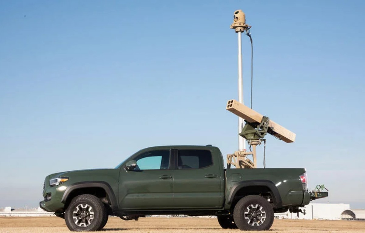 Ukraine Downs Russian Shahed Drone with US-Made VAMPIRE SAM System ...