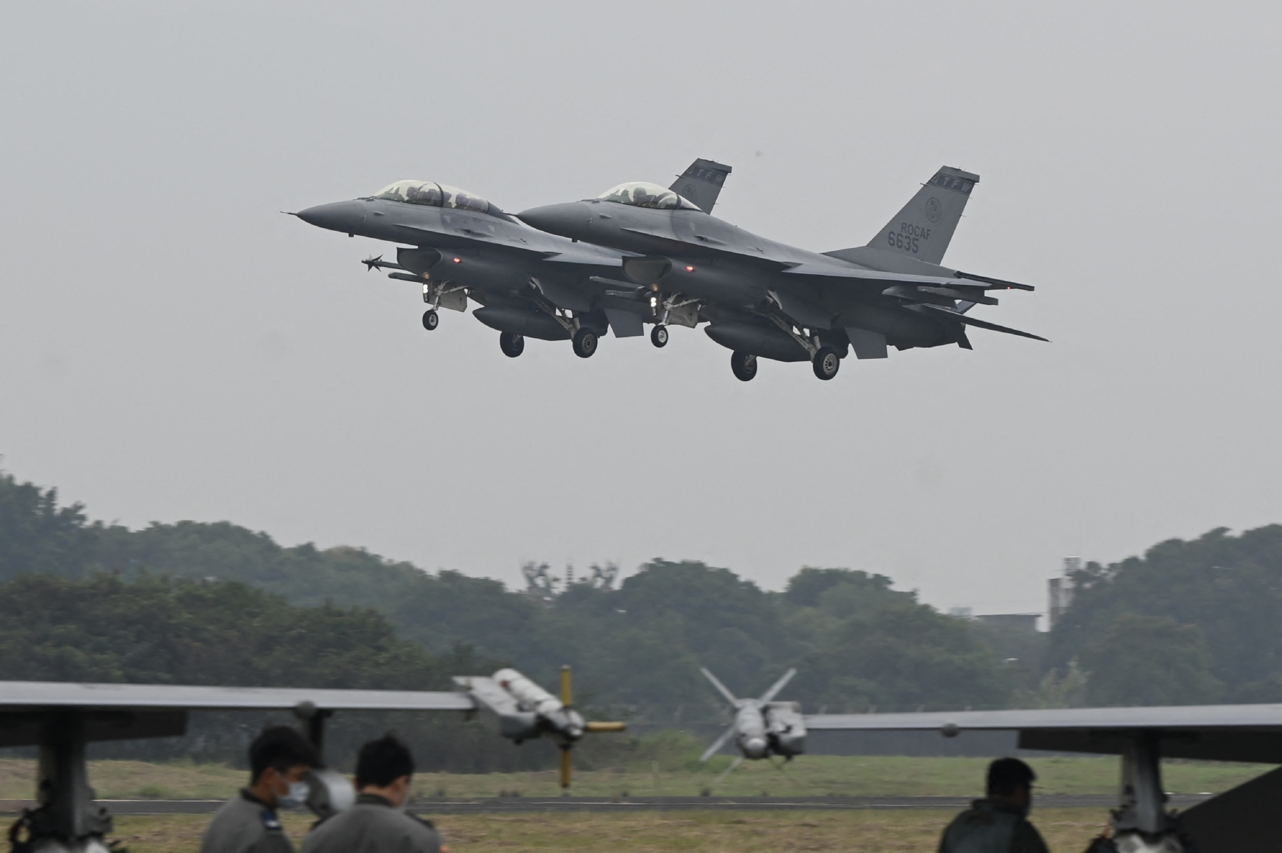 Taiwan's Wait for $19 Billion in US-Made Weapons Compounds China Threat ...