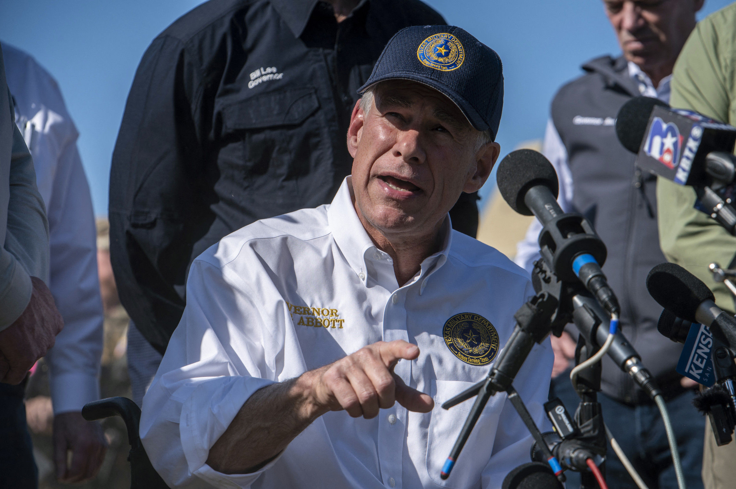 Greg Abbott Insists Texas Has Right to Deploy Militia - Newsweek Greg Abbott Insists Texas Has Right to Deploy Militia - Newsweek