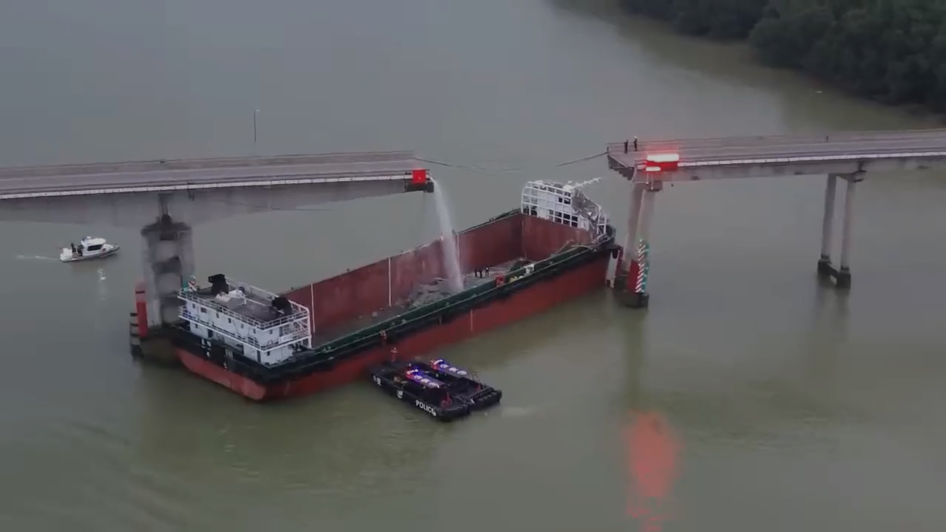 Video Captures Cargo Ship Ramming Bridge Before Fatal Collapse ...