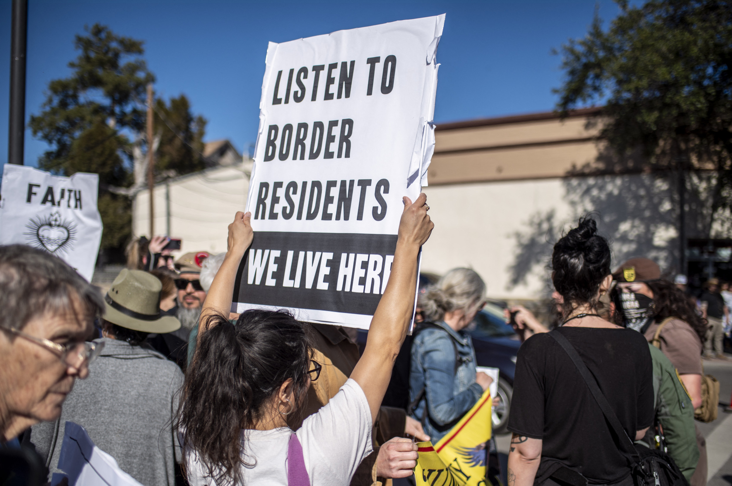 Texas Residents Call Trump a 'Traitor' Ahead of Border Visit | Debate ...