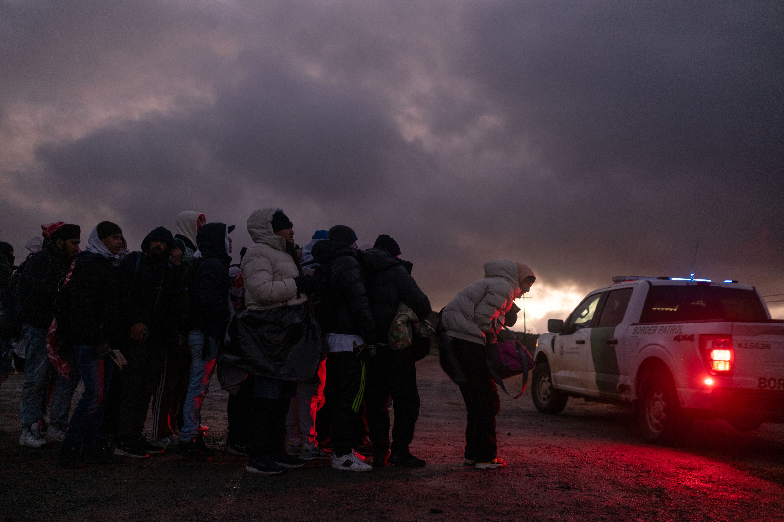 Border Patrol Union Leader Raises Alarm on Human Trafficking in US ...