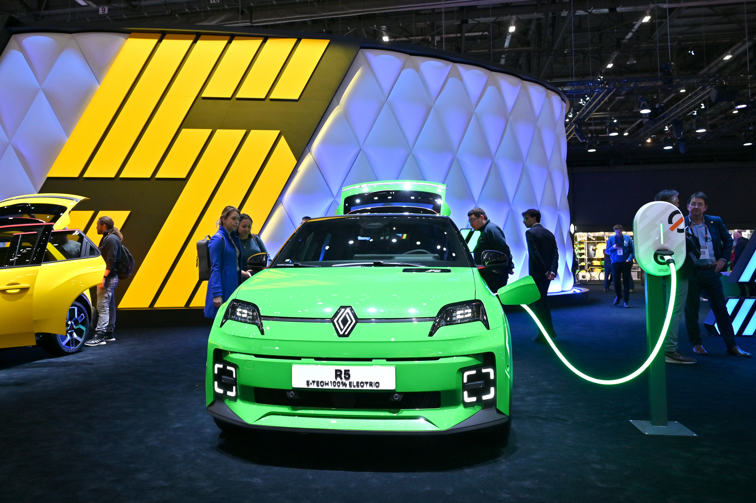 We Can't Let Up on the Pedal in the Drive for Electric Vehicles ...