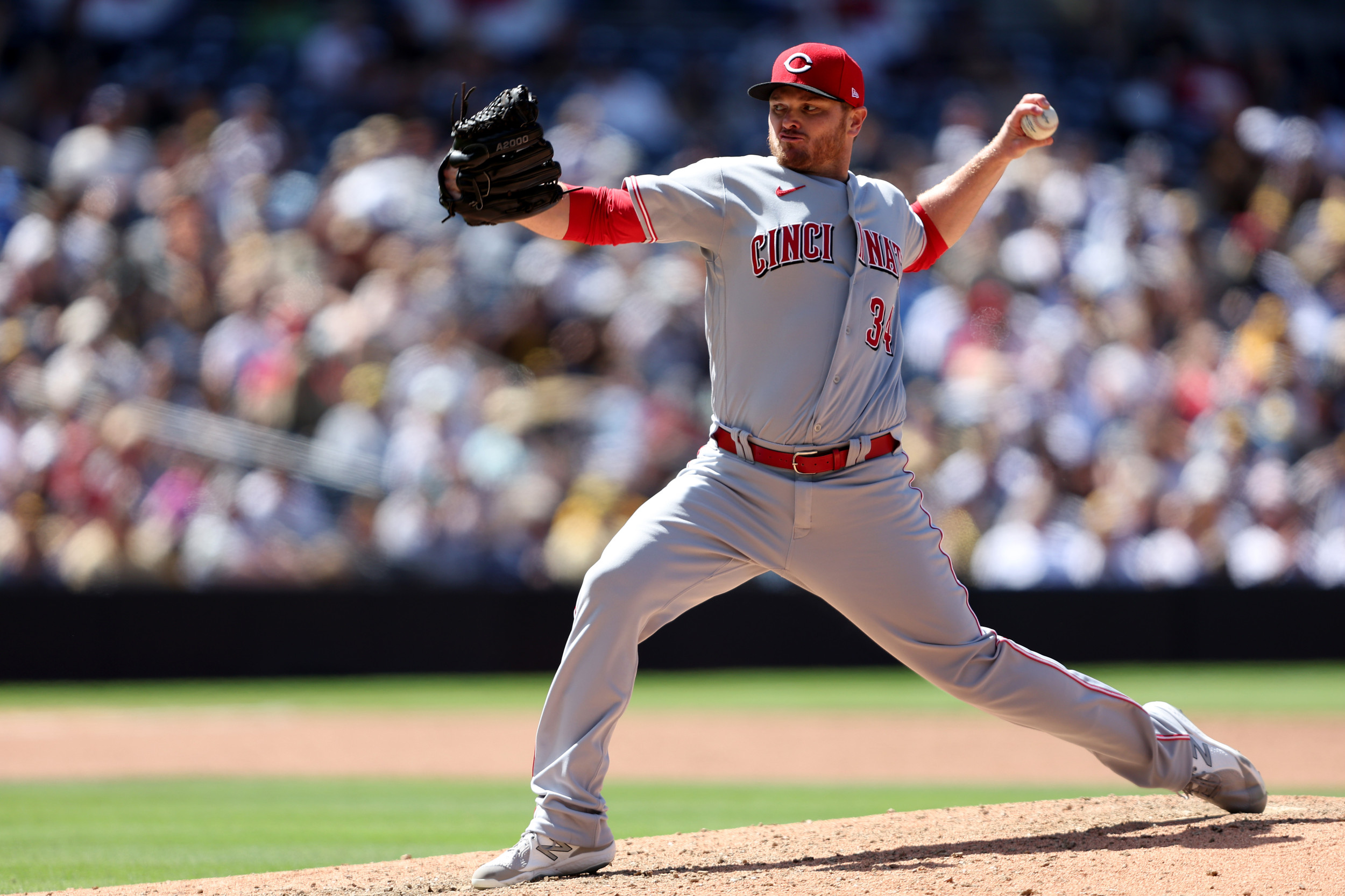 Cincinnati Reds News: Left-Handed Reliever Returns on One-Year Contract ...
