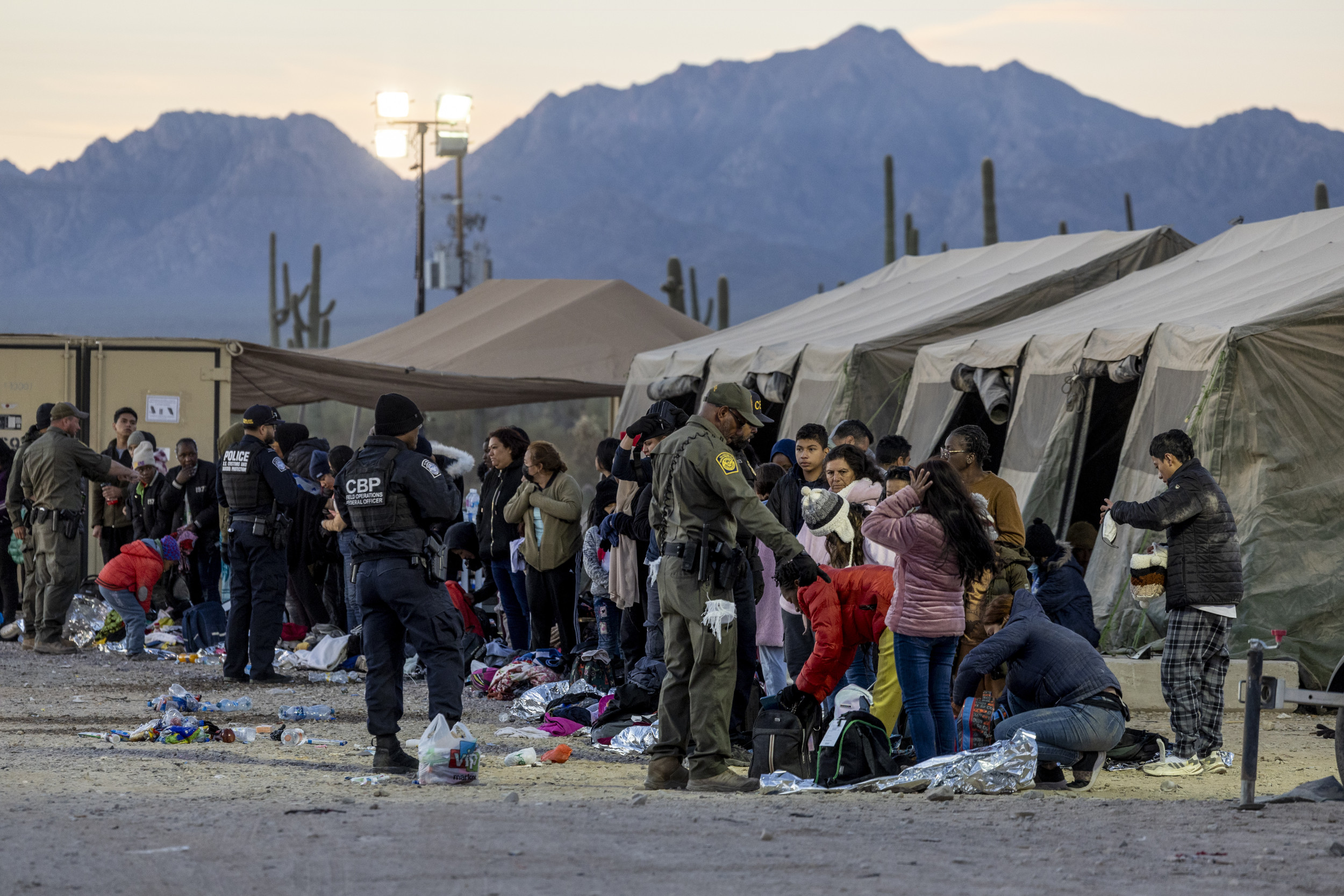 Arizona Border County Faces Massive Surge in Homeless Migrants - Newsweek