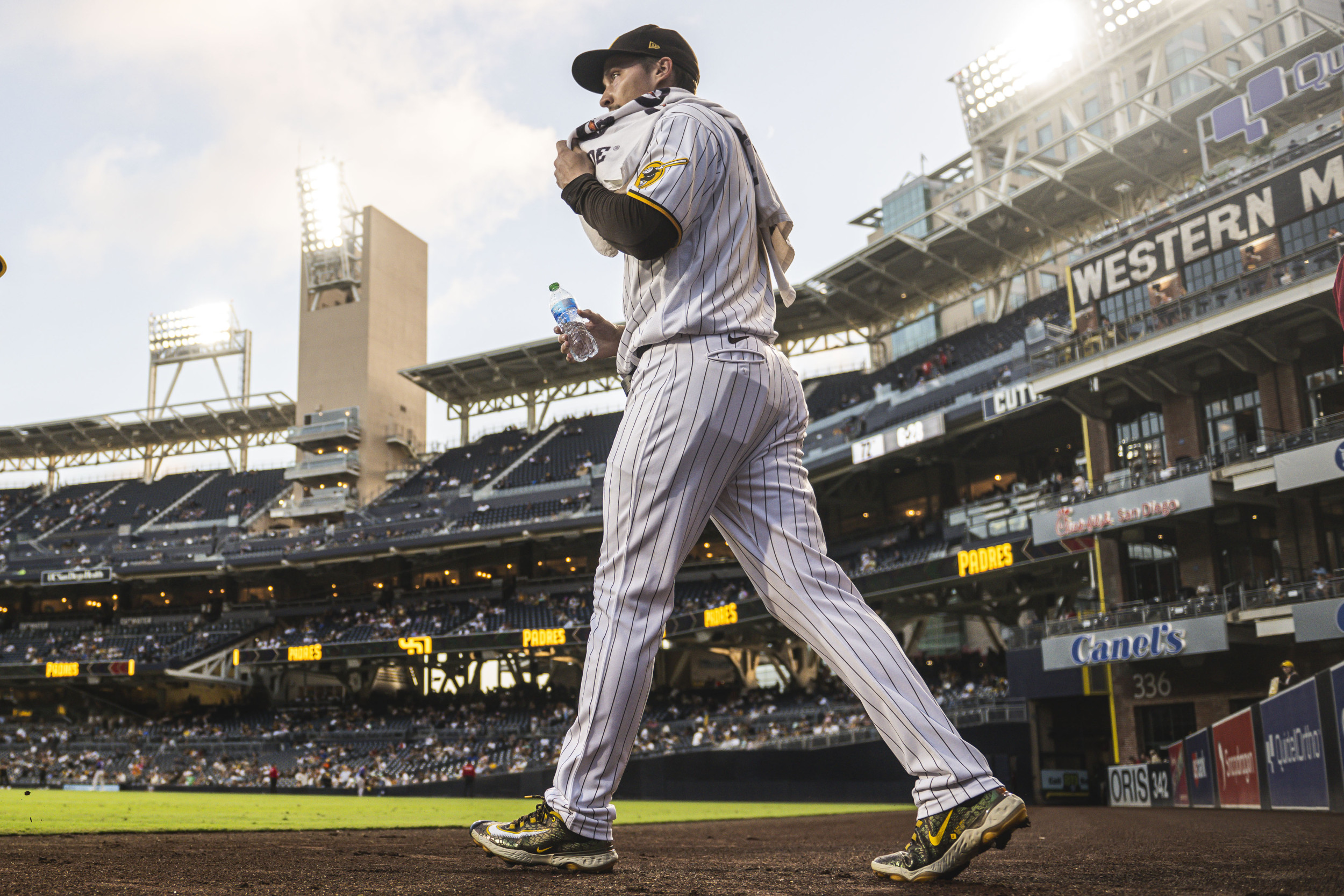 SF Giants News: Reigning NL Cy Young Award Winner in Agreement With ...