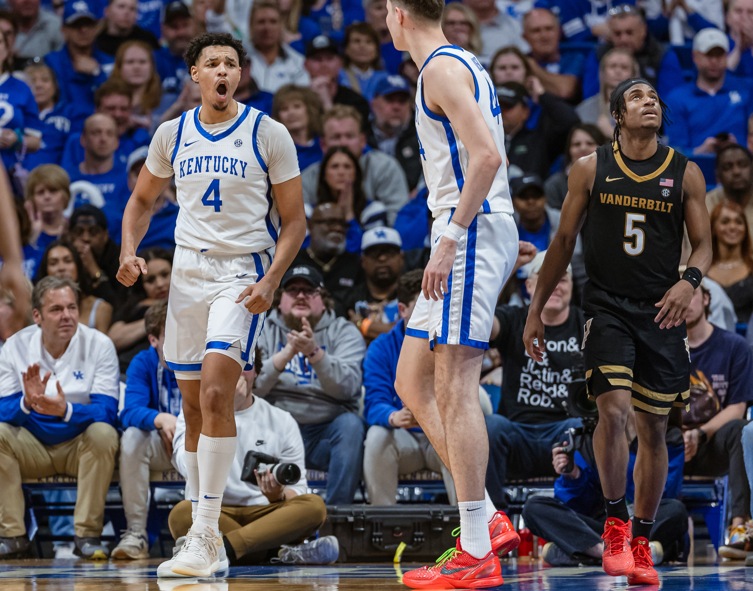 Fans React After Kentucky Basketball's March Madness Exit - Newsweek