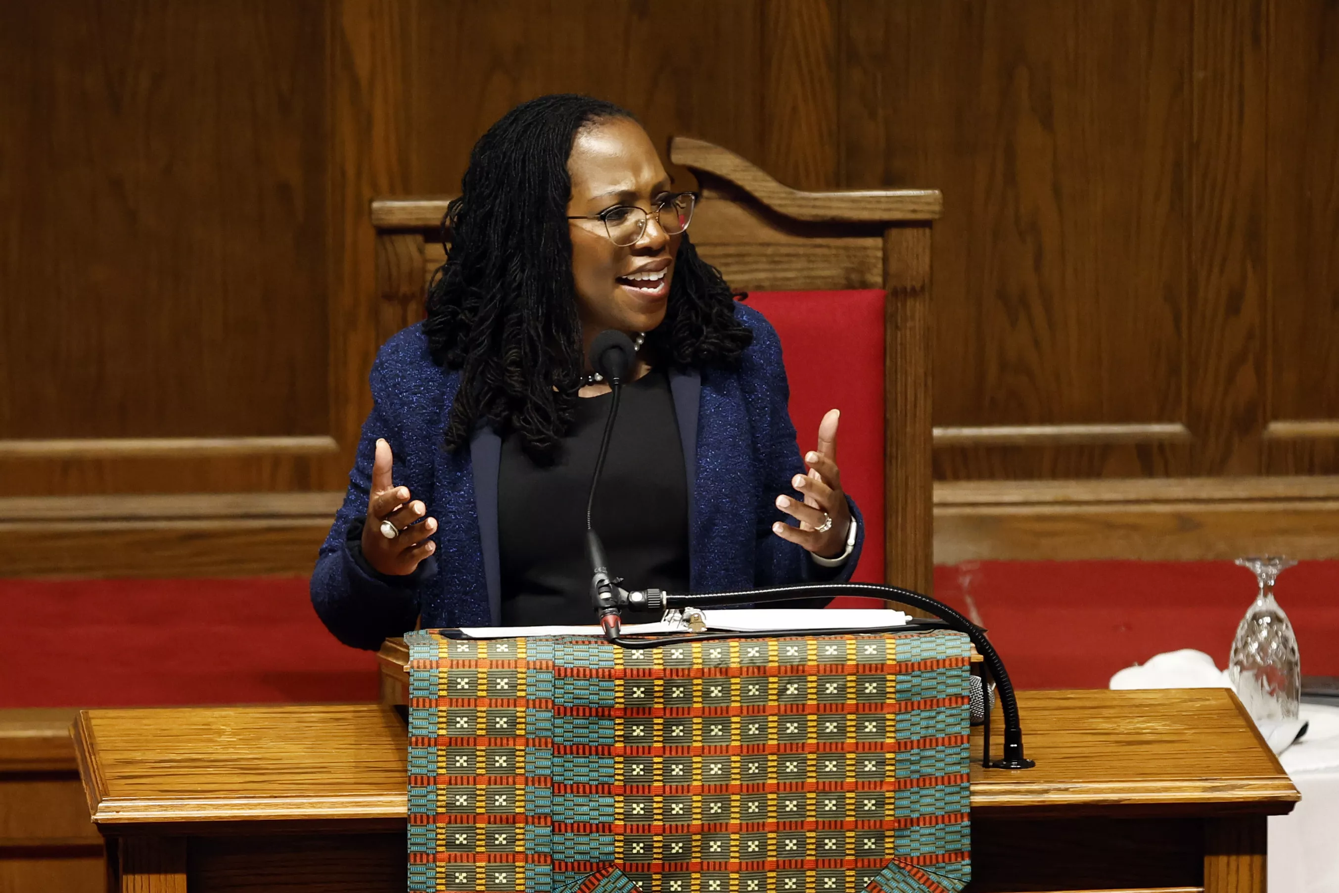 jackson-notes-key-question-scotus-decision.webp?w=1600&h=900&q=88&f ...