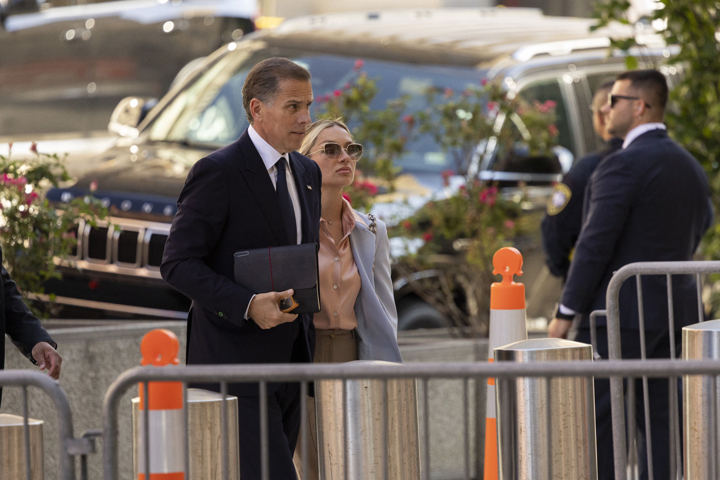 Hunter Biden's Wife Has Stern Words for Ex-Trump Aide at Gun Trial ...
