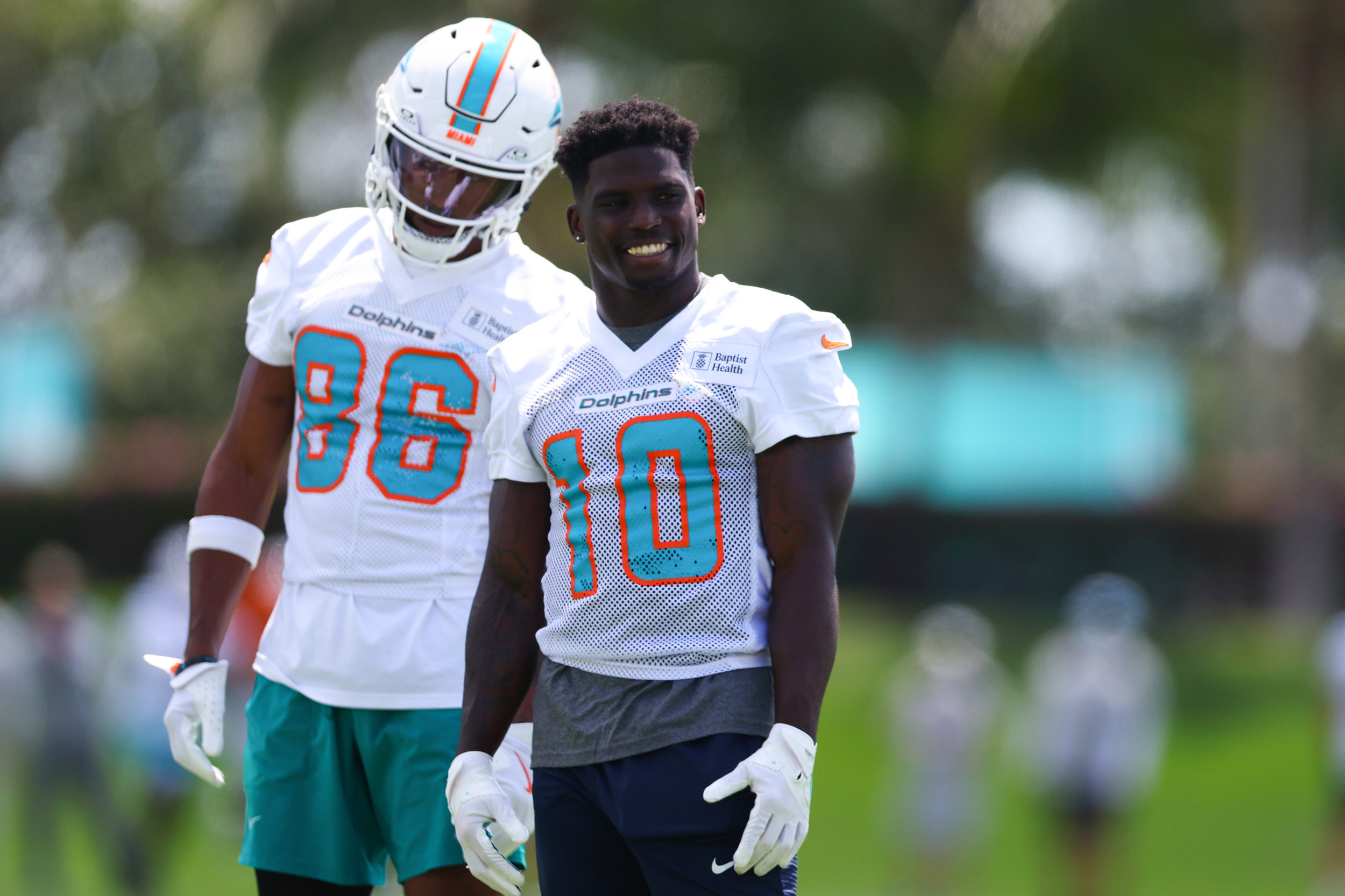 Dolphins Star Tyreek Hill Could Reportedly Get Adjusted Deal After Jefferson Resets Wide ...