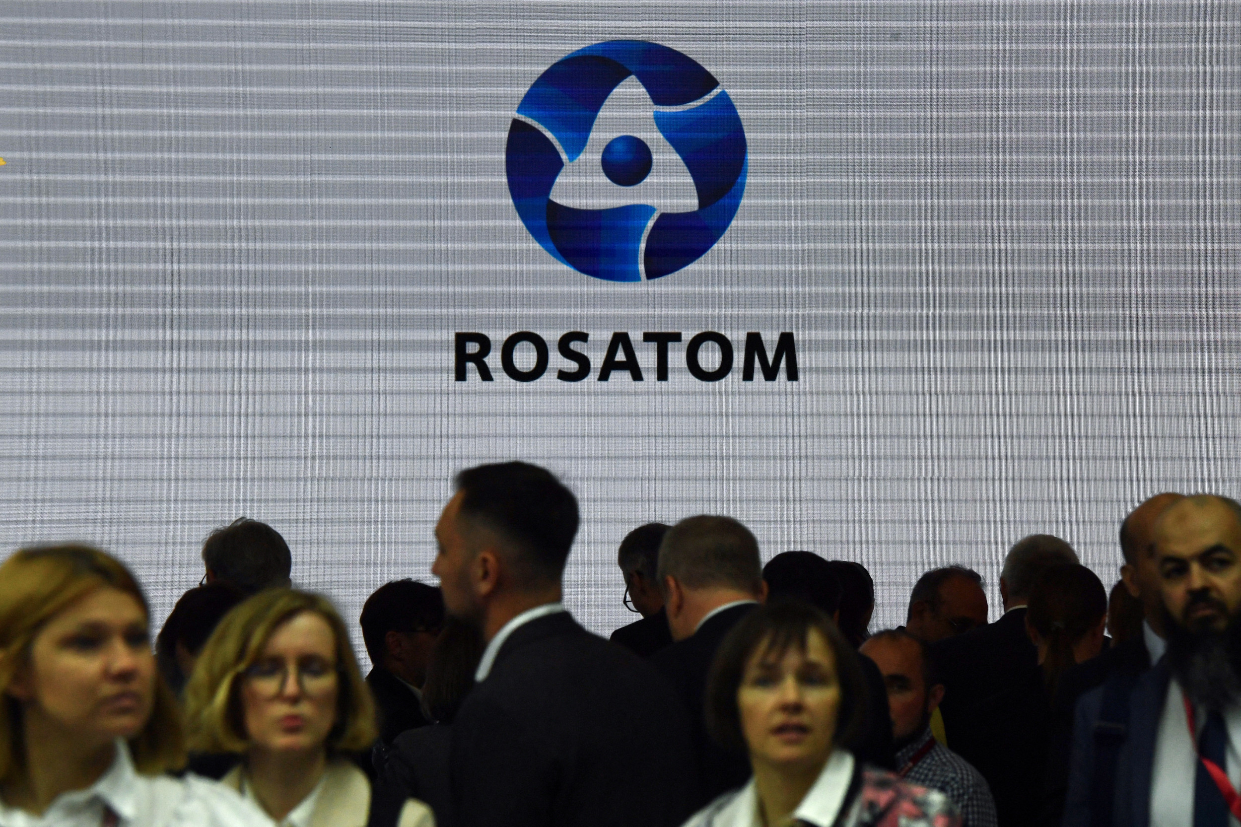 Russia Plans Wave of Floating Nuclear Power Stations - Newsweek