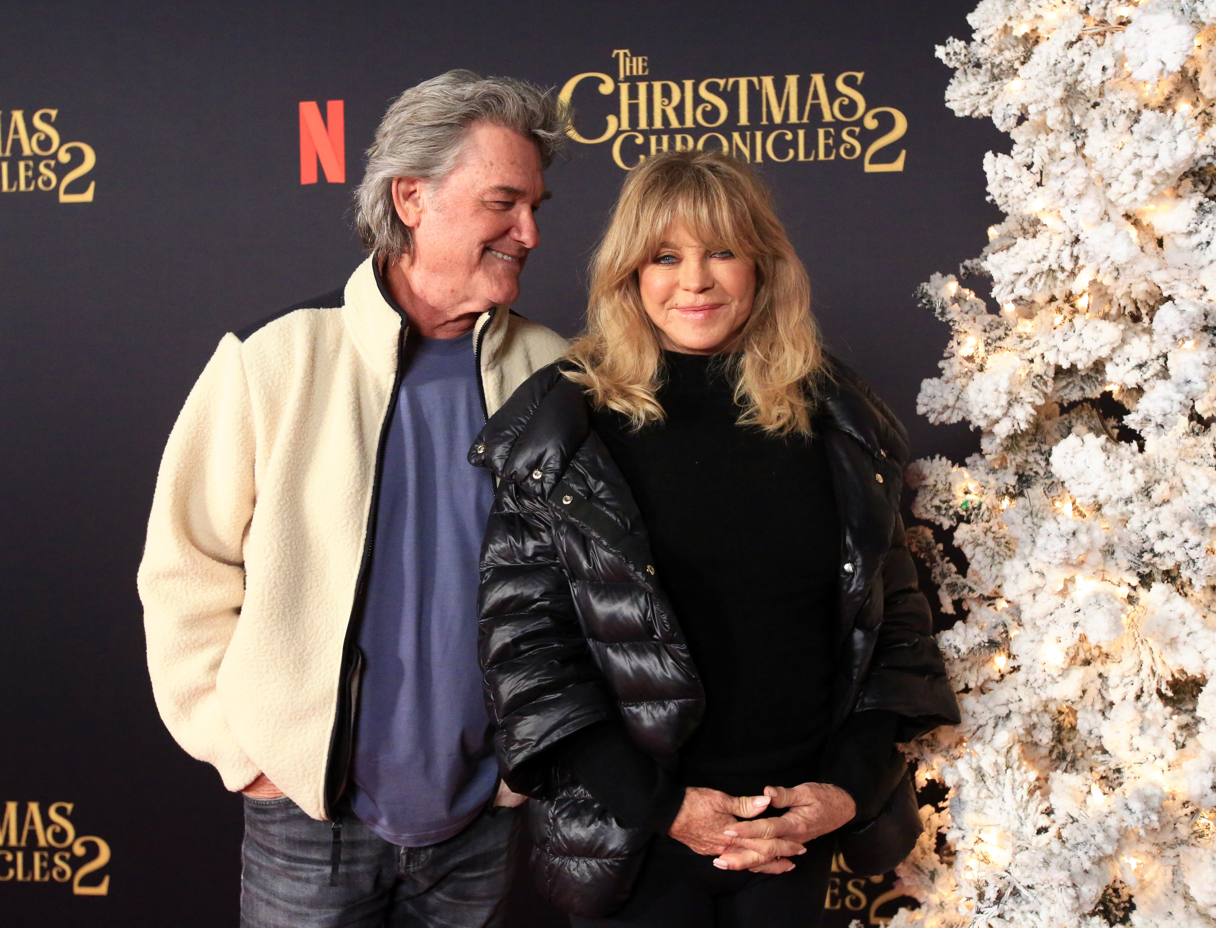 Kurt Russell Gravstein Kurt Russell Calls Goldie Hawn 'magical' While